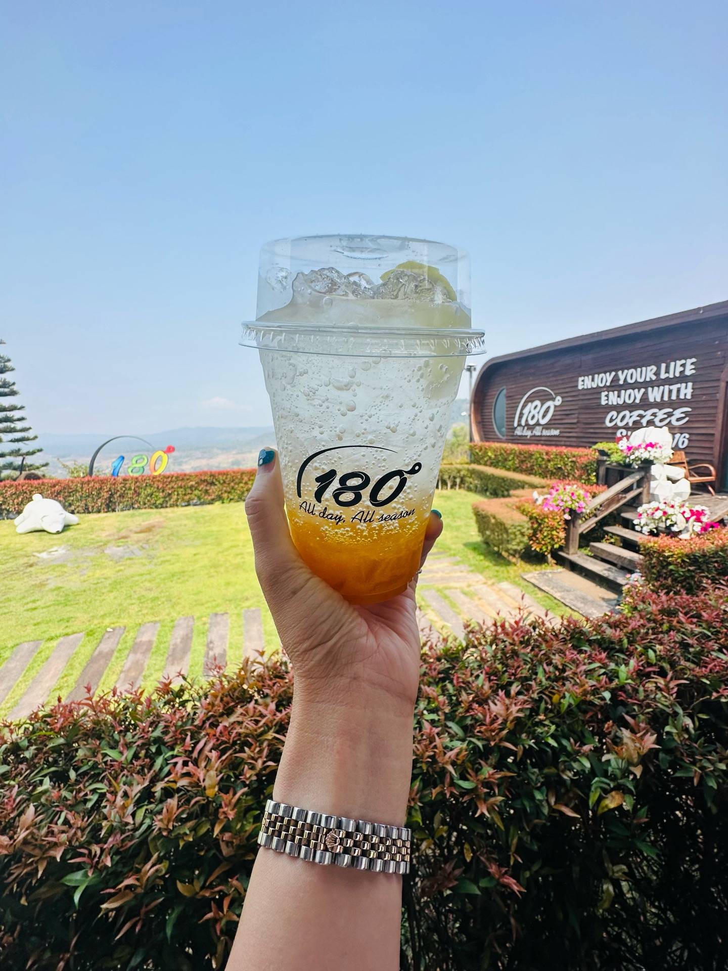 รีวิว 180 cafe 180 All Day All Season Hostel - วิวสวย อากาศดี