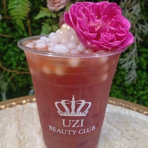 ร้าน Uzi Beauty Club (ยูซี่ บิวตี้ คลับ) บาย ขวัญ อุษามณี