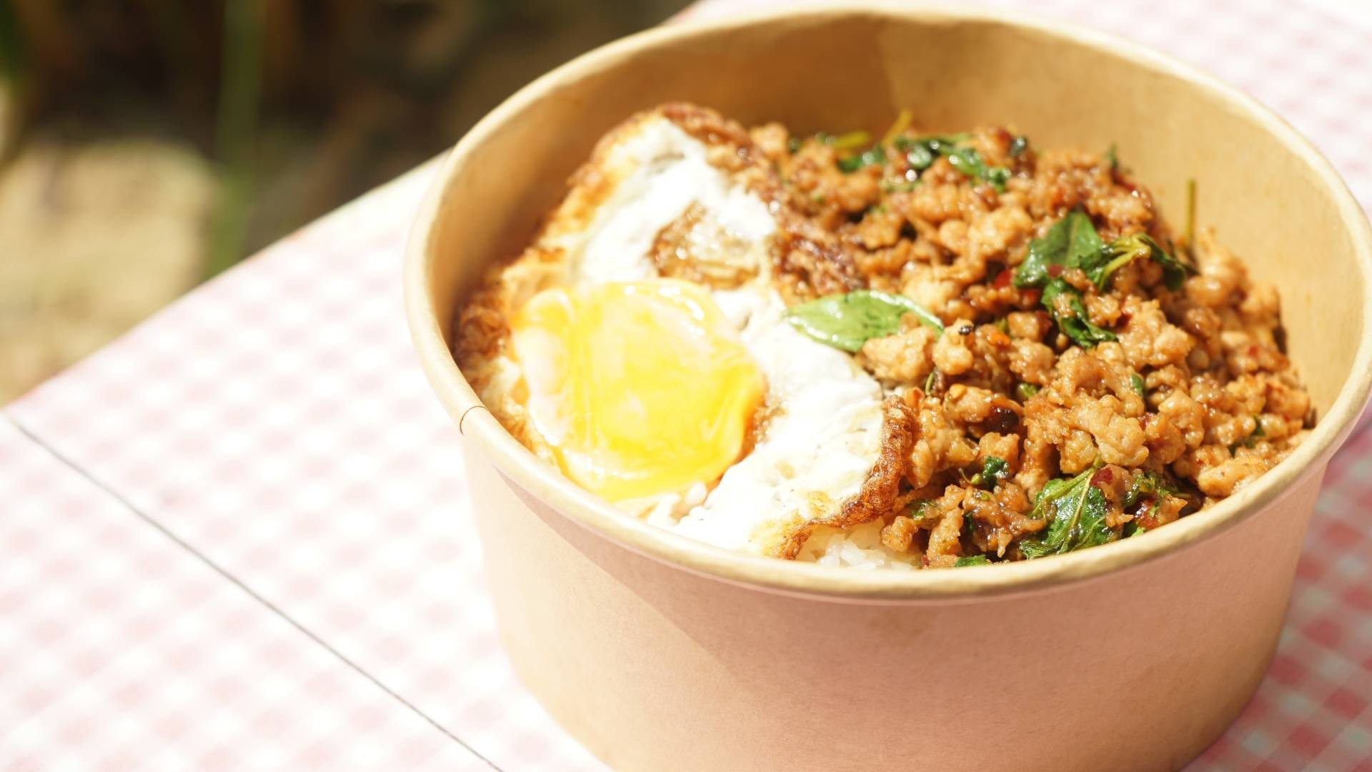 ราชากะเพรา - Racha Kapao (By Jeeppy) - สั่งอาหารเดลิเวอรี | Wongnai x ...