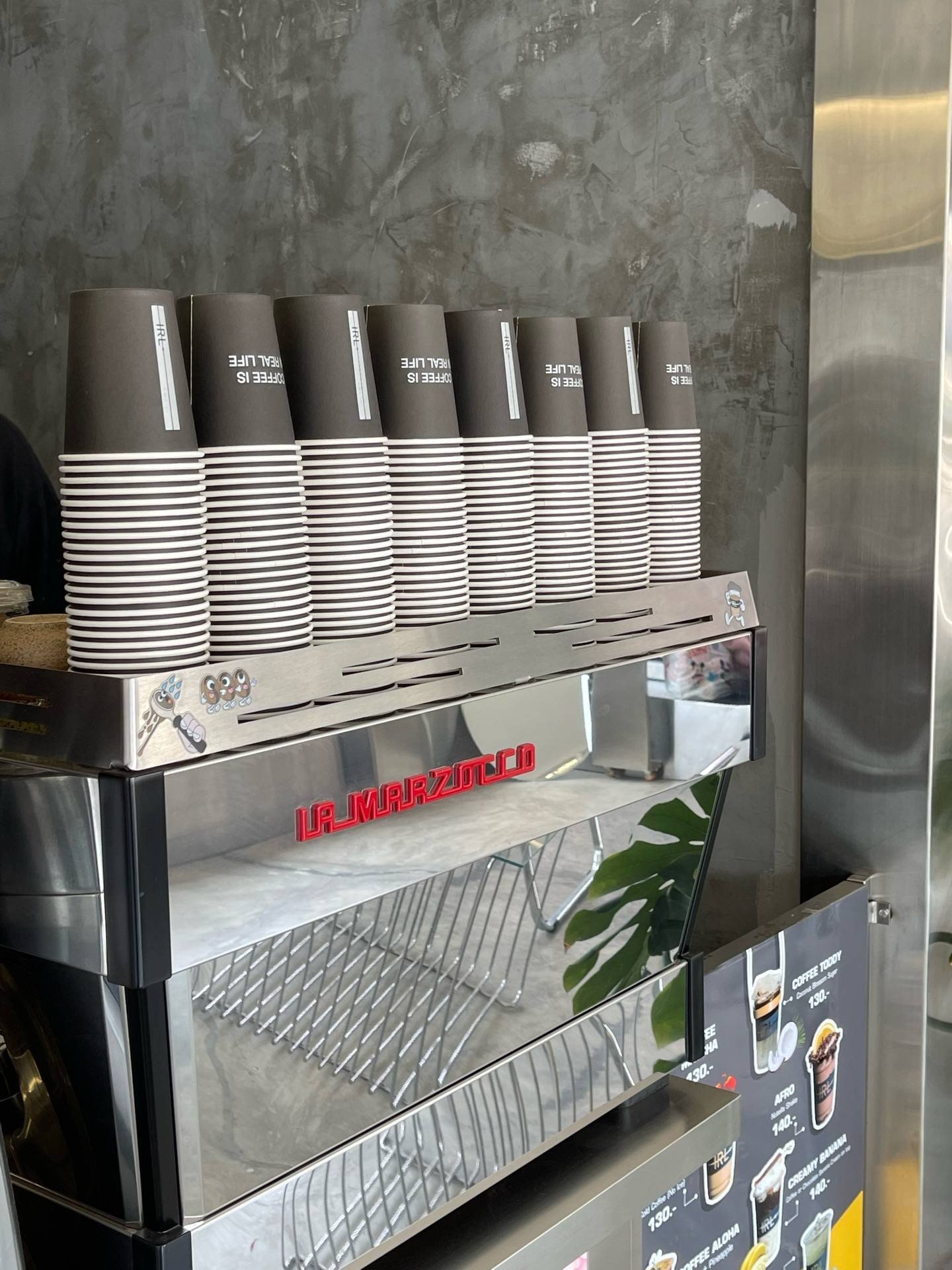 รีวิว Irl Coffee Bar บางแสน - IRL coffee bar