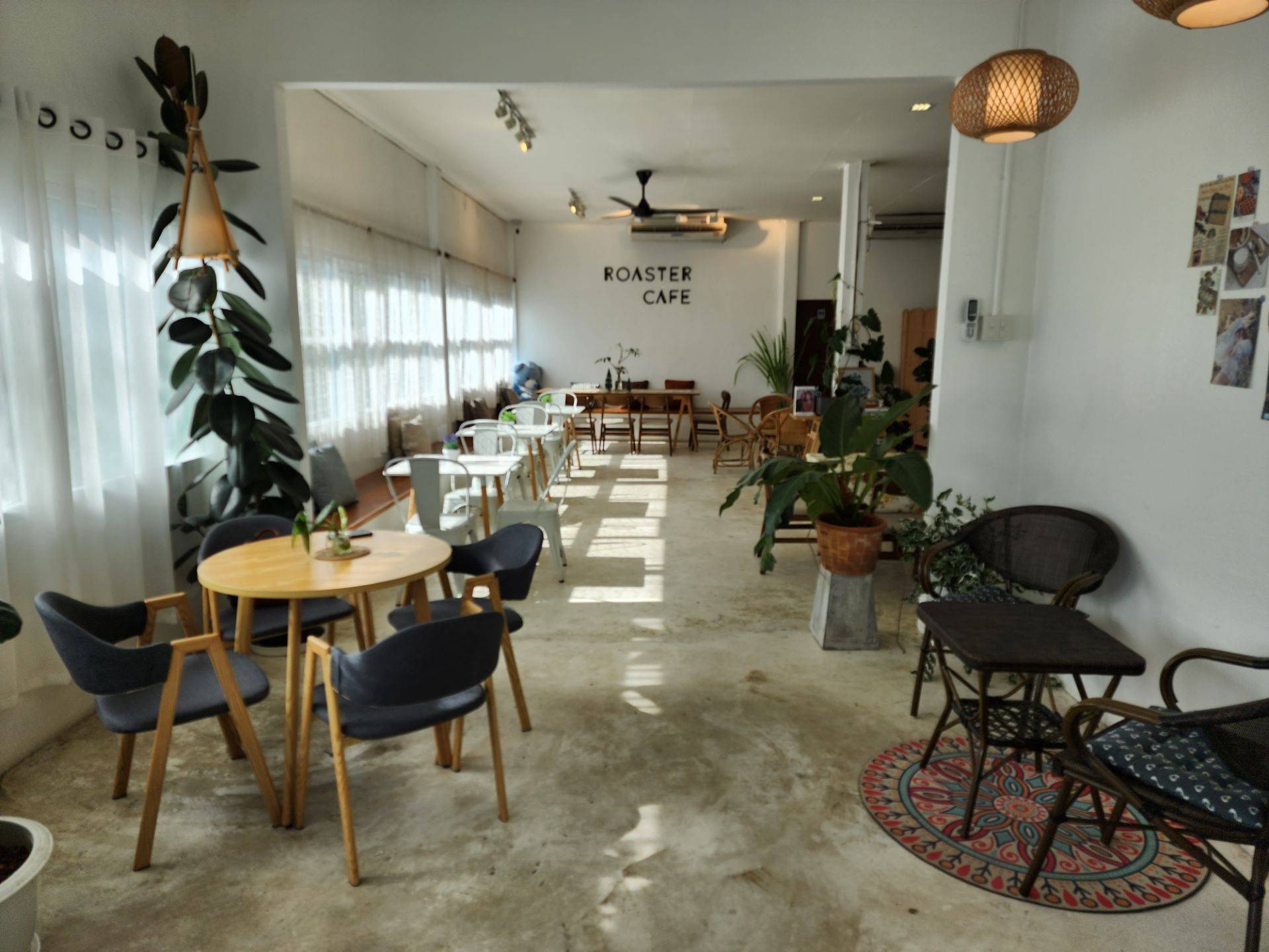 รีวิว Roaster cafe Pattani - สถานที่เหมาะมาถ่ายรูป เค้กและเครื่องดื่มอร่อย