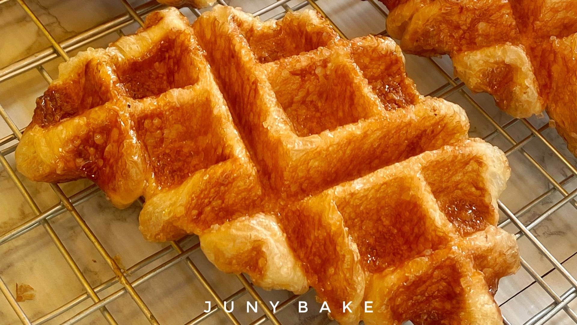 ครอฟเฟิลโฮมมี่ Juny Bake - สั่งอาหารเดลิเวอรี | Wongnai x LINE MAN