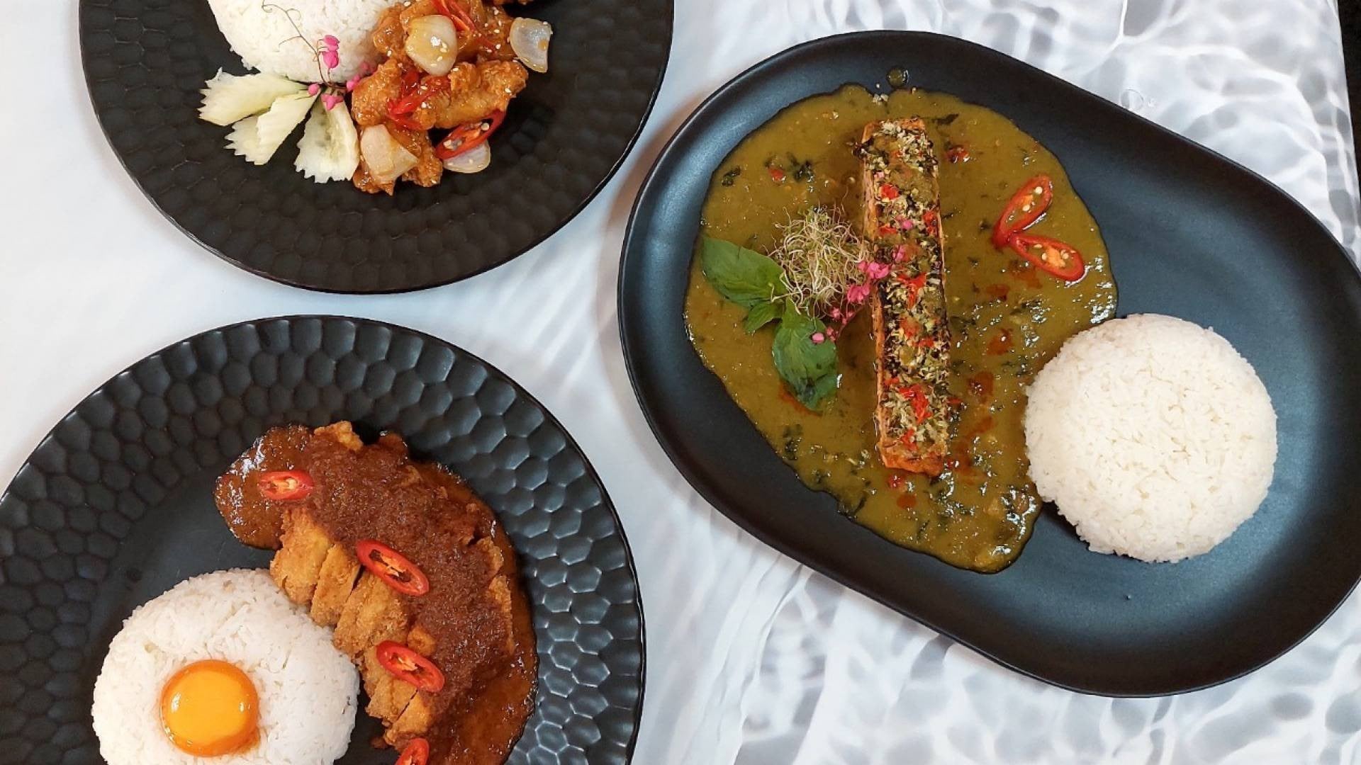 II Cups Café and Restaurant Dusit ทูคัพส์ คาเฟ่ แอนด์ เรสเตอรองท์ สาขา ...