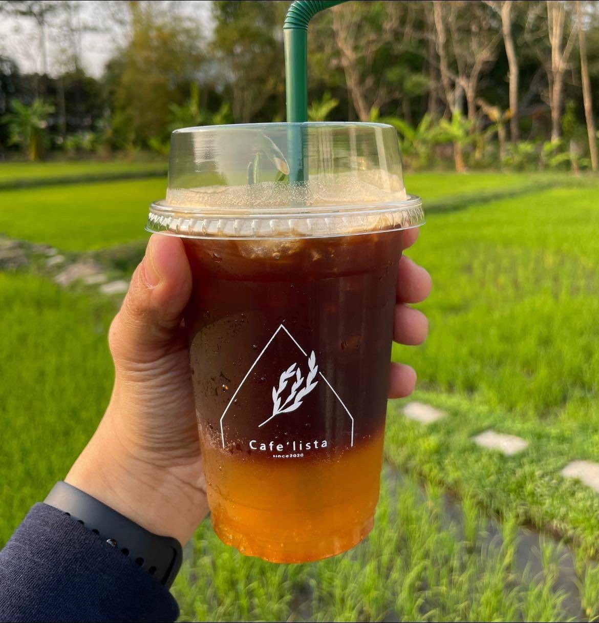 รีวิว Cafe’ Lista - บรรยากาศดีงามมาก มุมถ่ายรูปเยอะ กาแฟดี