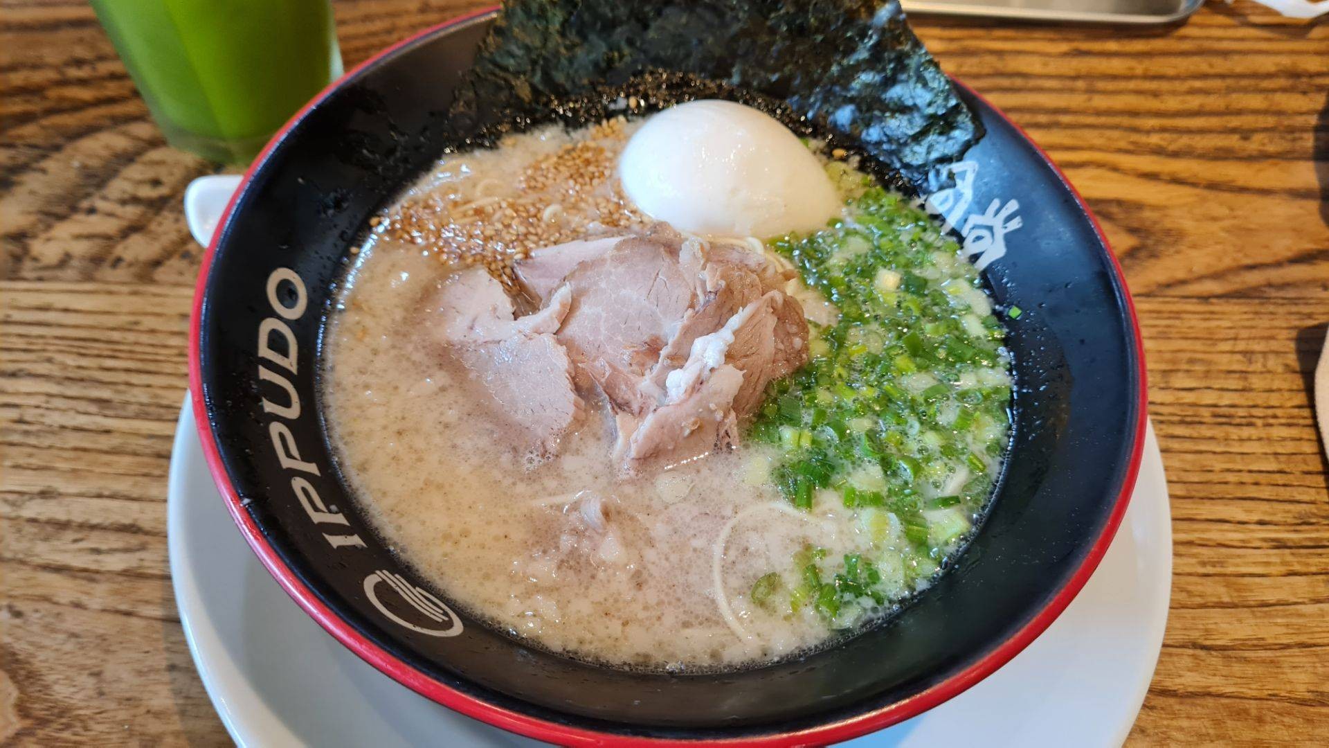รีวิว Ramen Ippudo Central Rama 9 - ราเมนซุปกระดูกหมู