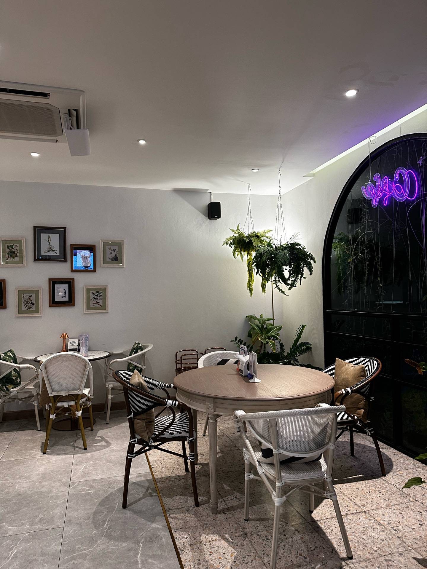 รูป หางเครื่อง by ต้นเครื่อง - Hangkrueng (พัฒนาการ) สวนหลวง