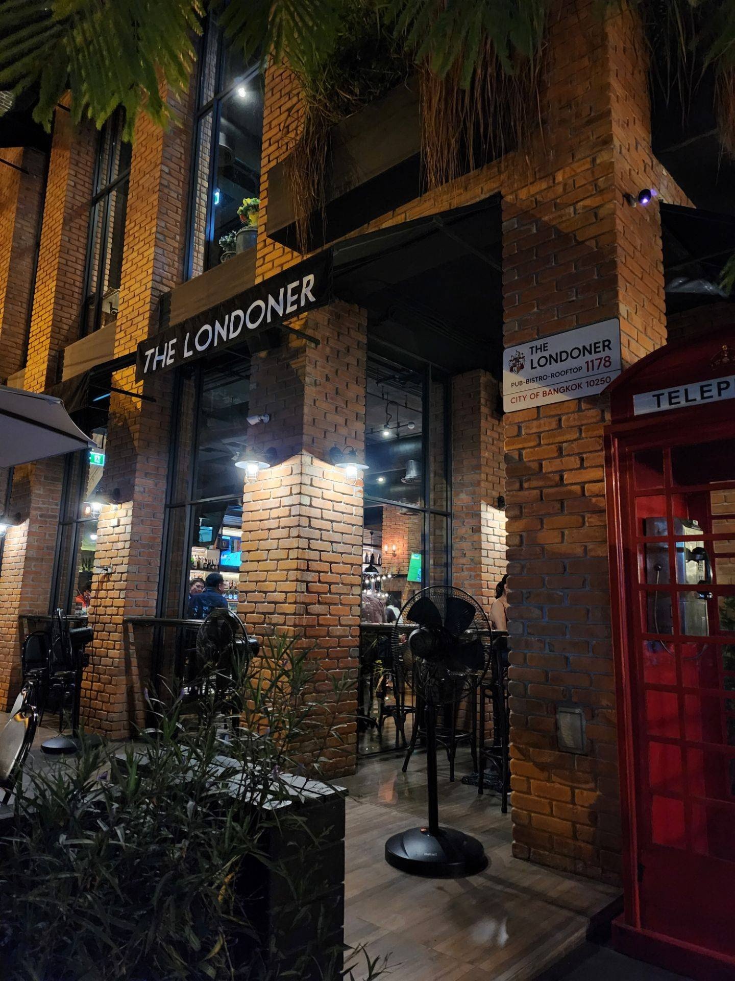 รูป The Londoner Brew Pub