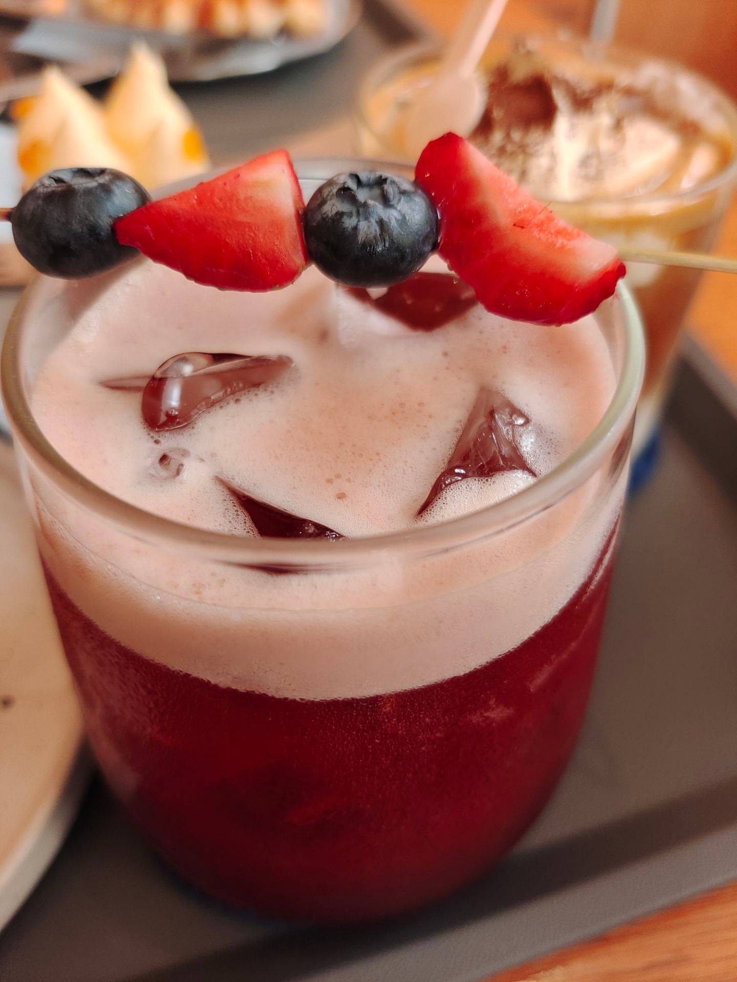 รีวิว qoofe.cafe - คาเฟ่ในปั้มเชลล์ ร้านสวย มุมถ่ายรูปเยอะ ขนมอร่อยน่า ...