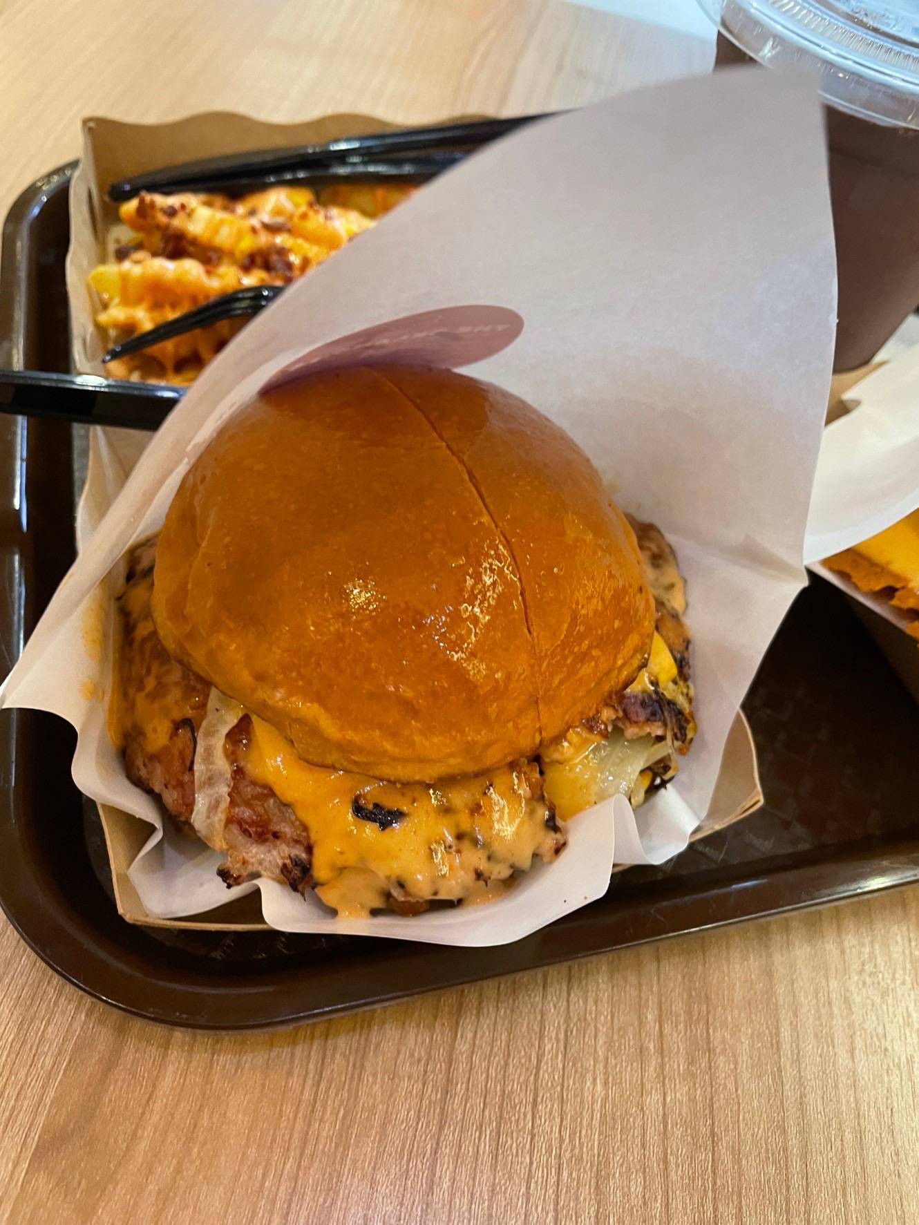 รีวิว Smizzle Burger โครงการ Bambini Villa - American style Burgers ...