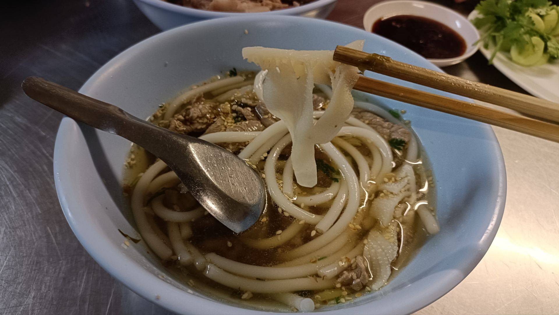 เส้นขนมจีนน้ำเนื้อ ร้าน ขนมจีนไหหลำ เจ๊วา เจ๊หย่ง สะพานขาว ซ ลูกหลวง 8
