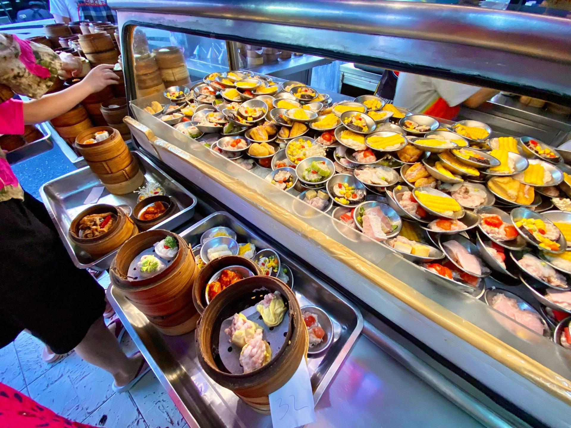 รูป โชคดี แต่เตี้ยม ตัวเมืองหาดใหญ่ 1