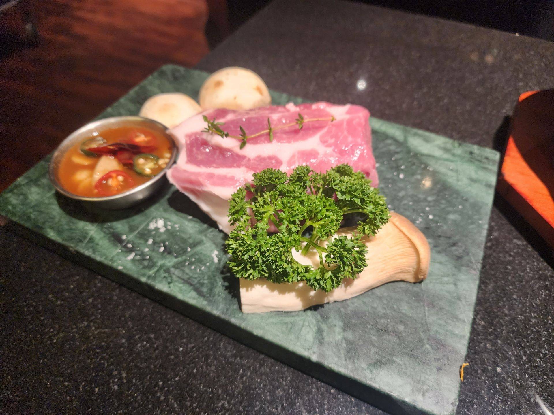 รีวิว Gamsa_aree - หมูย่าง dry aged เนื้อนุ้มนุ่ม..ที่โด่งดังมากตอนนี้ 🐷 ️
