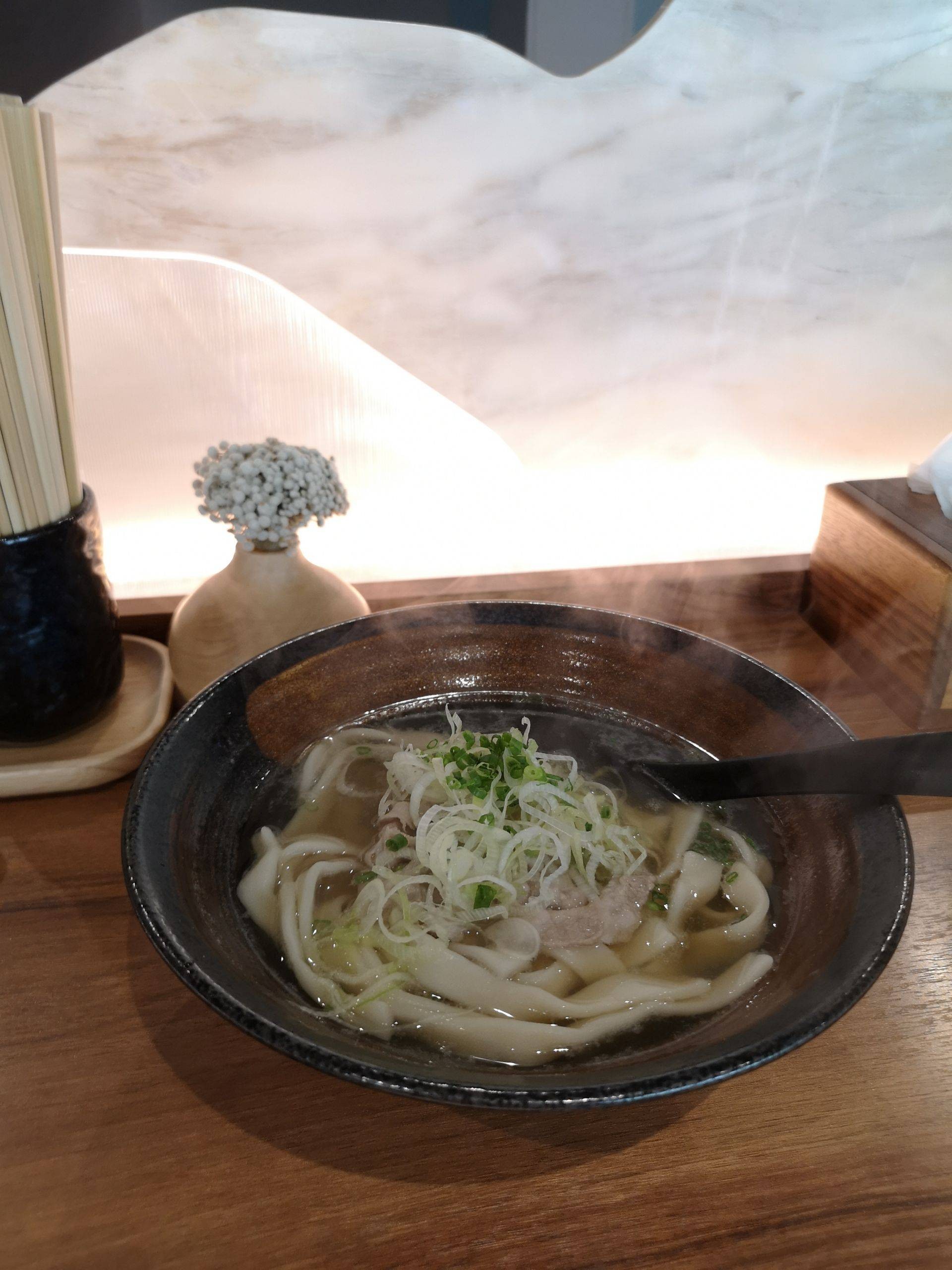 รีวิว Shiko Udon Bar (Silom Edge) Shiko Udon Bar (Silom Edge) - อุด้งเส้นสด เปิด 24 ชั่วโมง