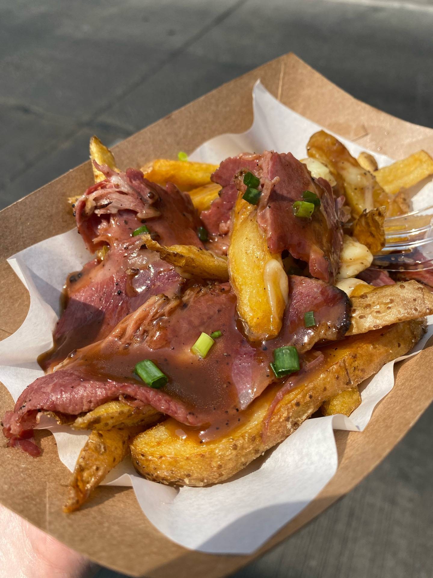 รีวิว BAD POUTINE ทรงวาด - New spot for Grab&go poutine near Chinatown! 😋