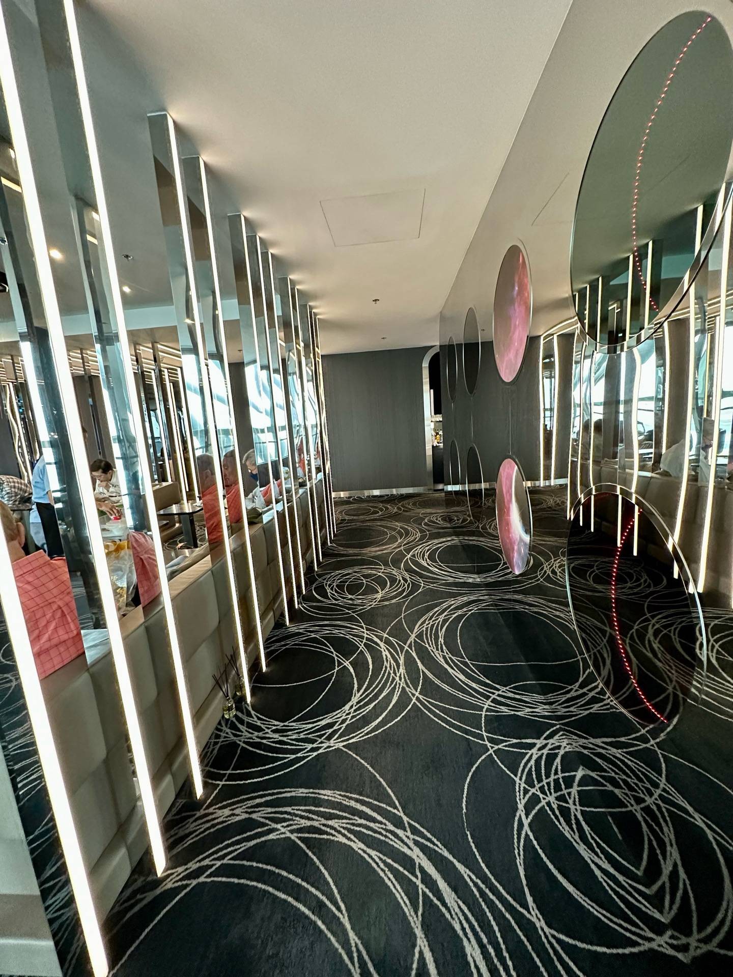 รูป EVA Lounge