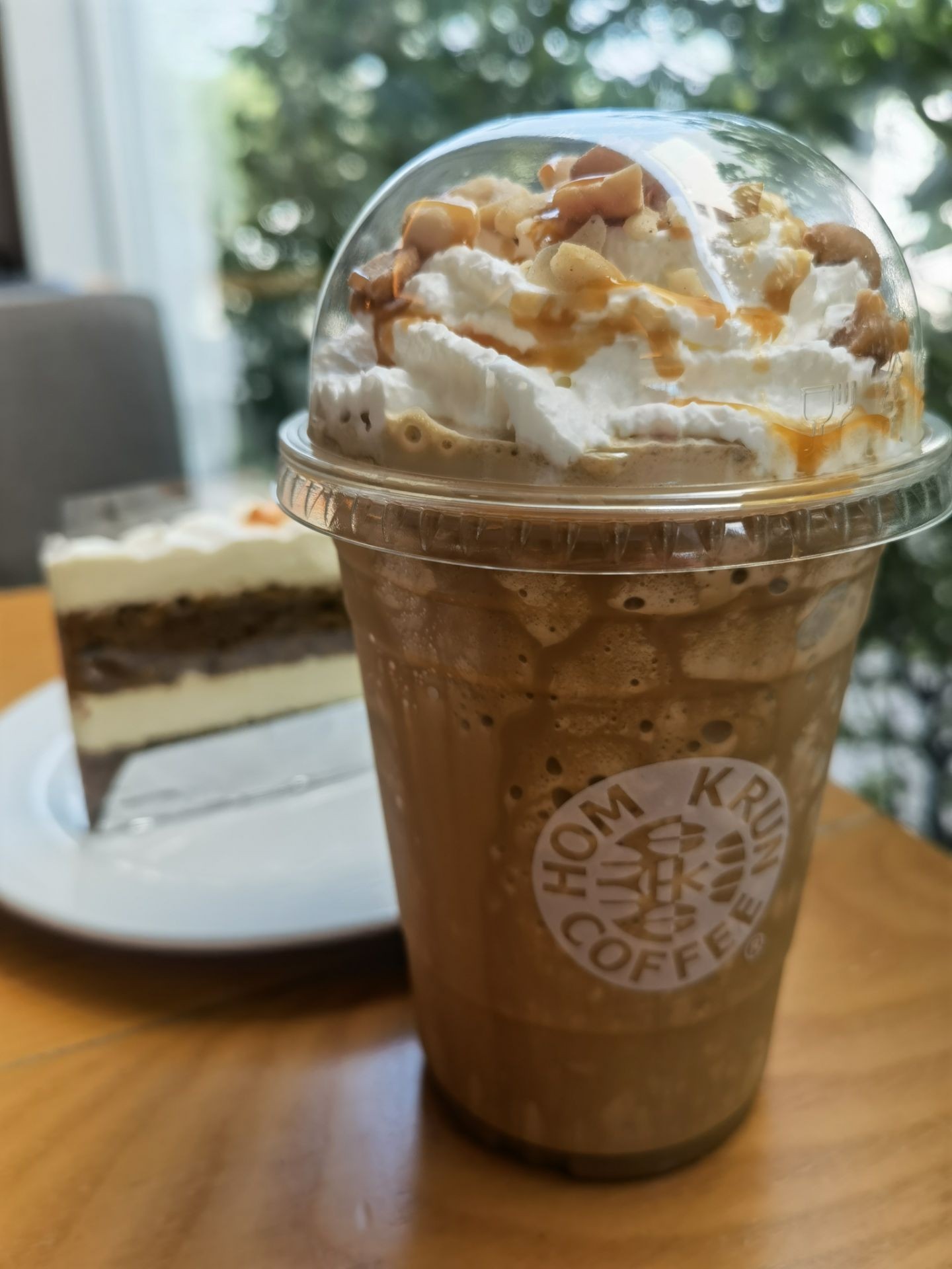 รีวิว Hom Krun Coffee สถาบันเอไอที - แอร์เย็น เมนูเยอะ มีที่จอดรถ