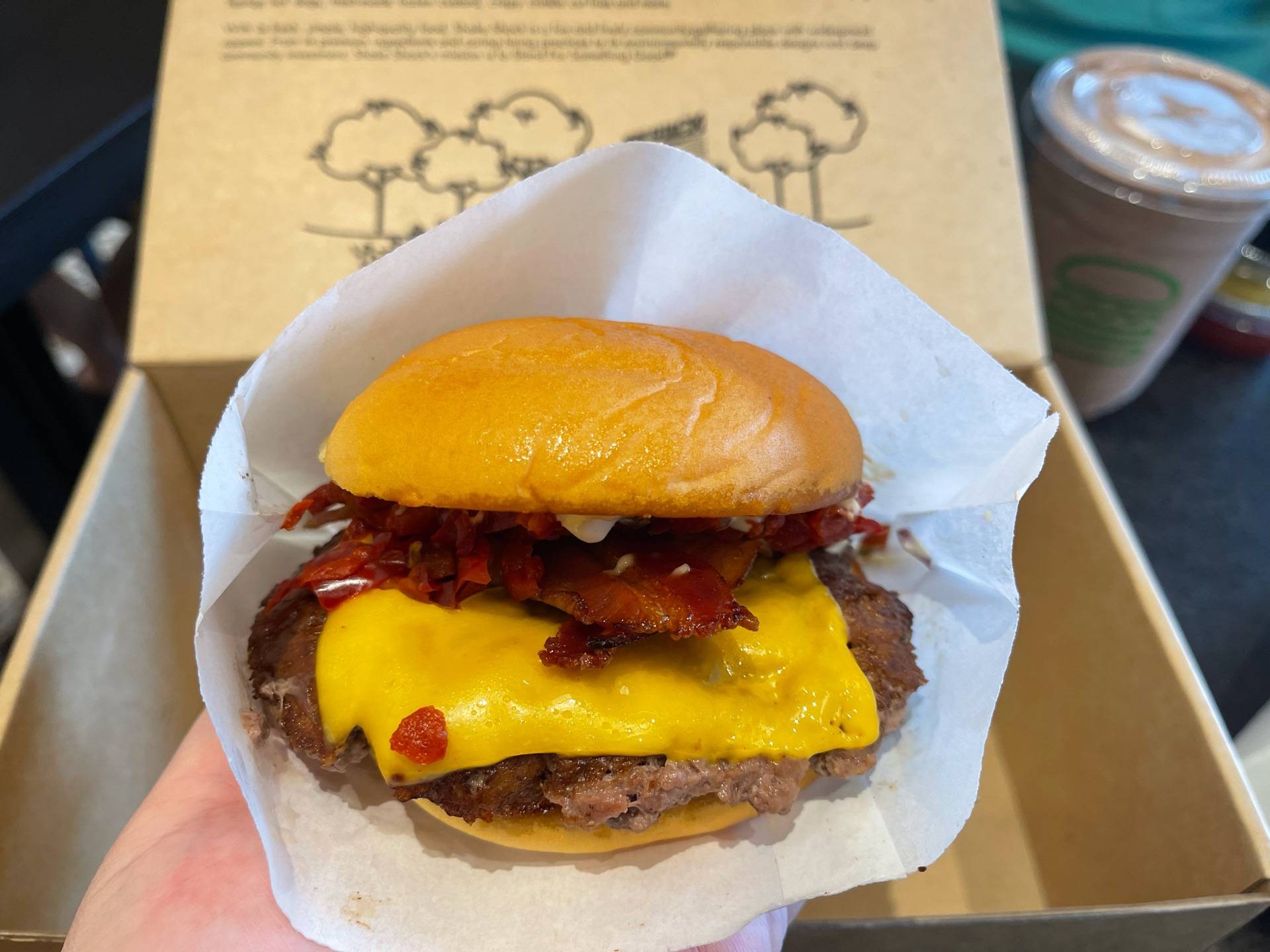 รีวิว Shake Shack Thailand เซ็นทรัลเวิลด์ - Burger อร่อยดีมีเอกลักษณ์