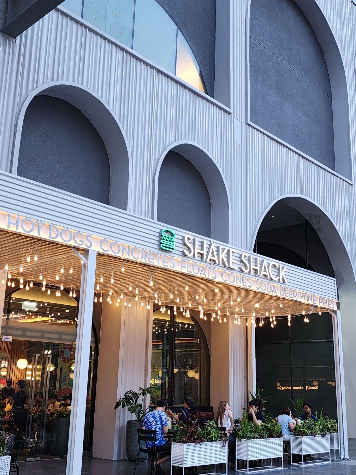 รีวิว Shake Shack CentralWorld - 🍔Shake Shack is finally in Thailand ...