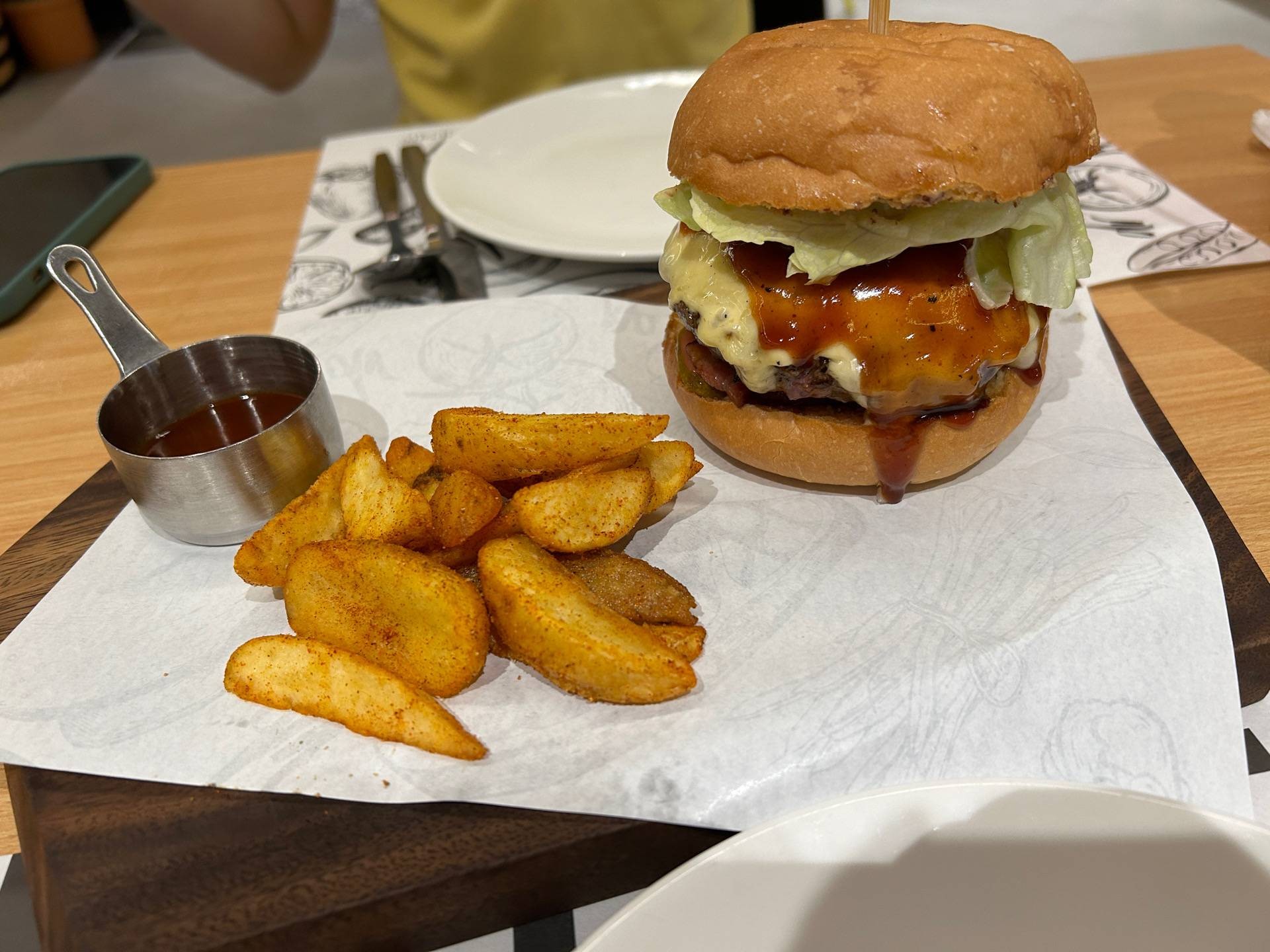 Wagyu Cheese Burger ร้าน Dab And Rare - Dry aged beef Iconsiam