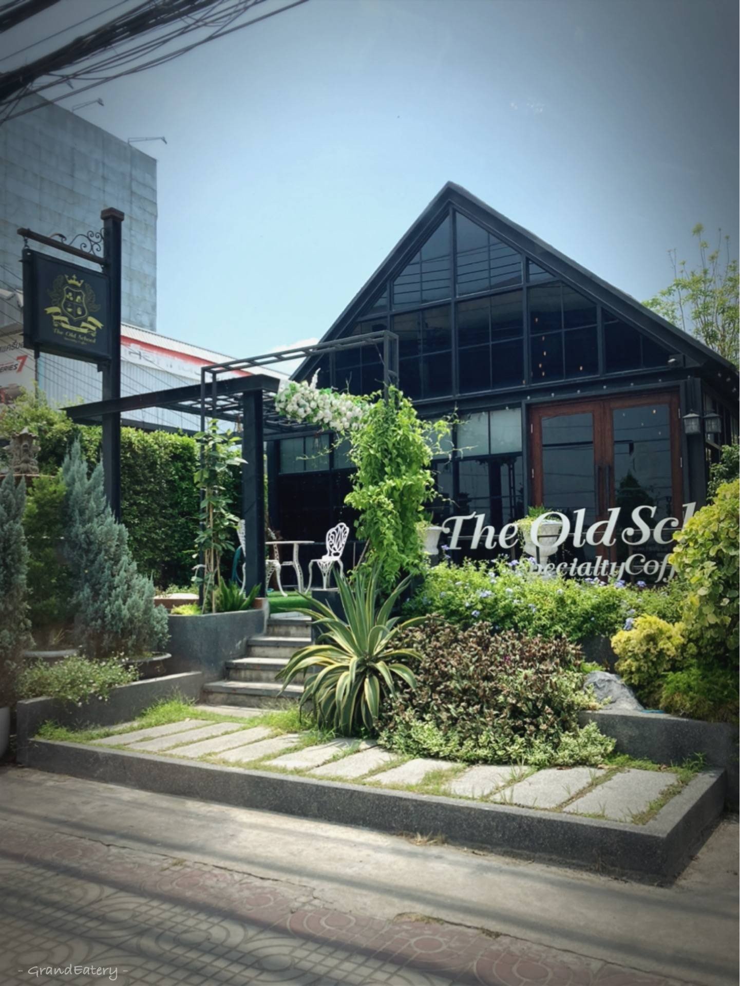 รีวิว The Old School : Specialty Coffee & Roastery บางใหญ่, นนทบุรี - ฟังเพลงเพลินๆ จิบ ...
