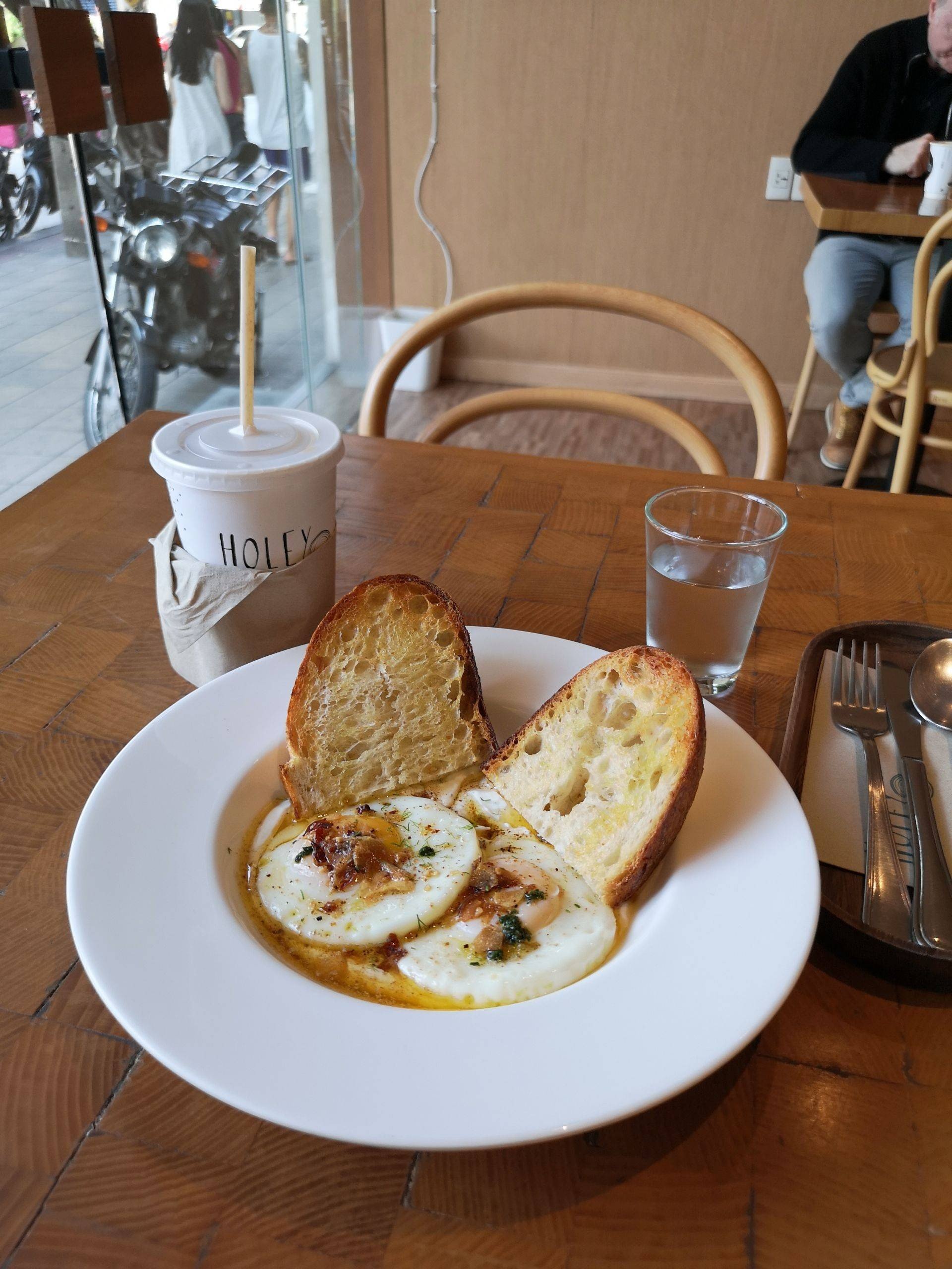 รีวิว Holey Kitchen - Mouthwatering with Artisan bakery at Holey!