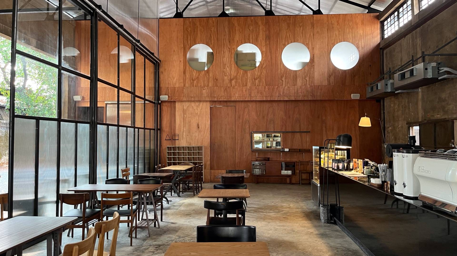 ร้าน Craftsman Roastery & Brew Bar สาธุประดิษฐ์ | รีวิวร้านอาหาร