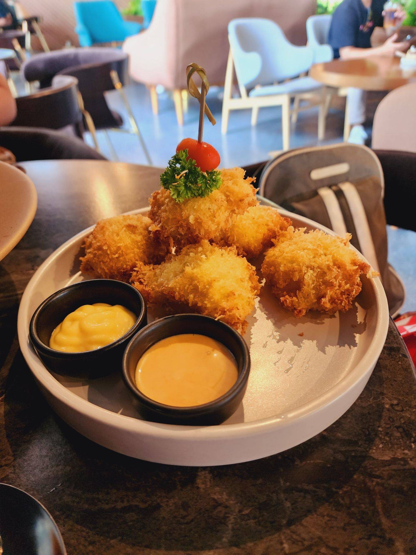 ครอกเก้ • คร้อกเก้น้ำจิ้มอร่อยมาก เหมาะกับกินเล่นระหว่างคุยกัน ร้าน ...