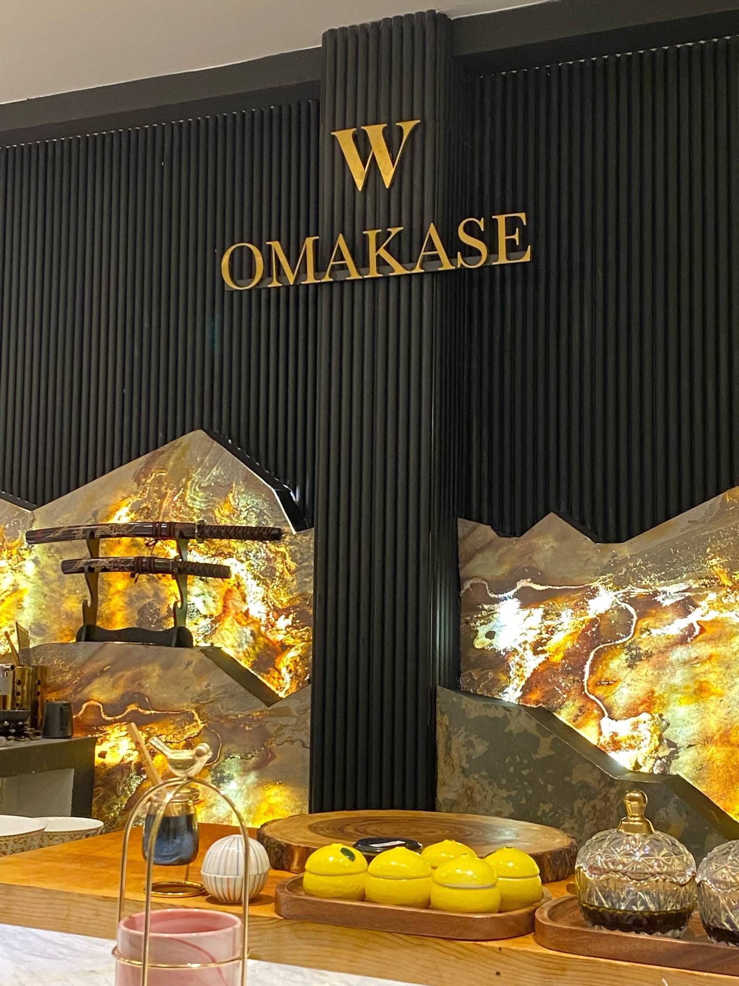 รีวิว W Omakase เลียบทางด่วนรามอินทรา - Vibe ดี, decoration สวย, อาหารอร่อย