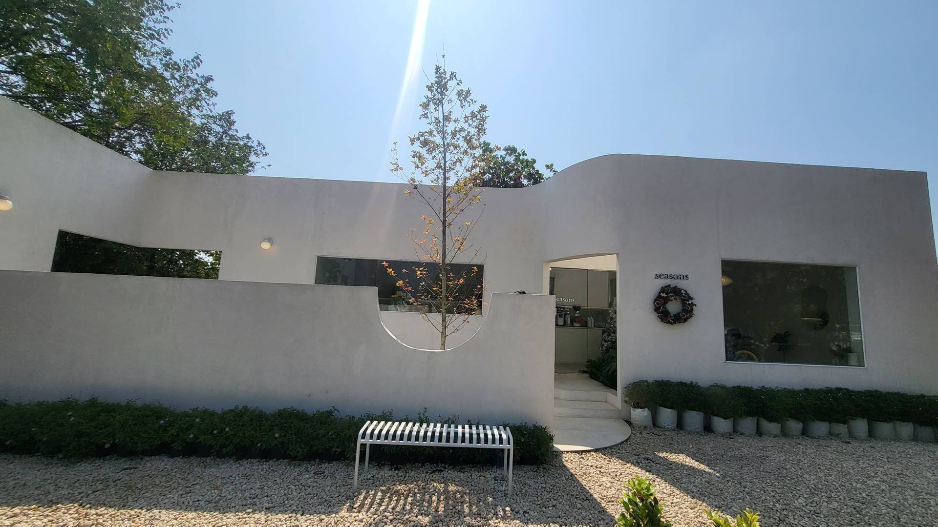 รีวิว Seasons Bake Haus - คาเฟ่มินิมอล เครื่องดื่มอร่อย