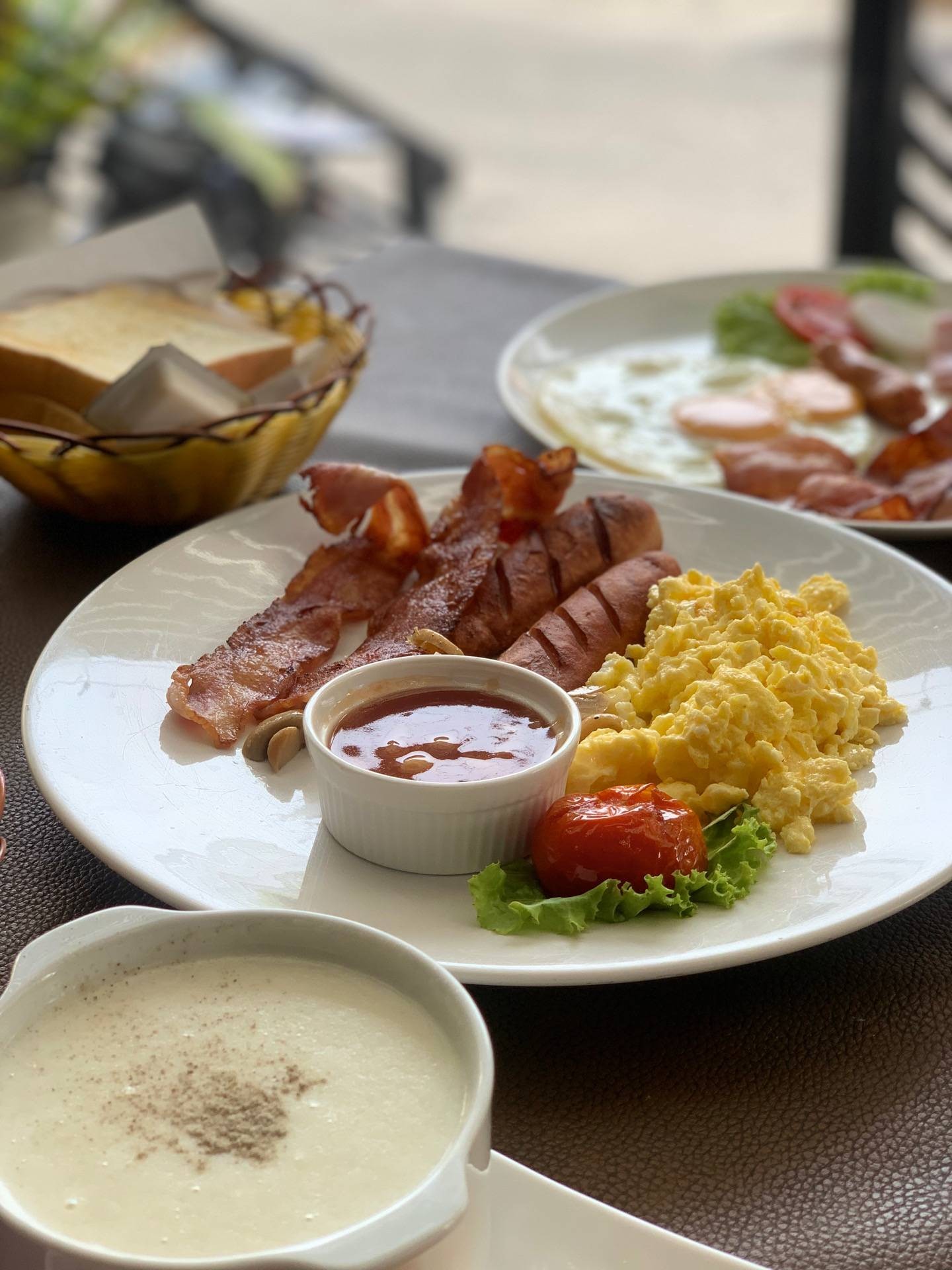 รีวิว Emily Restaurant - Very nice breakfast!