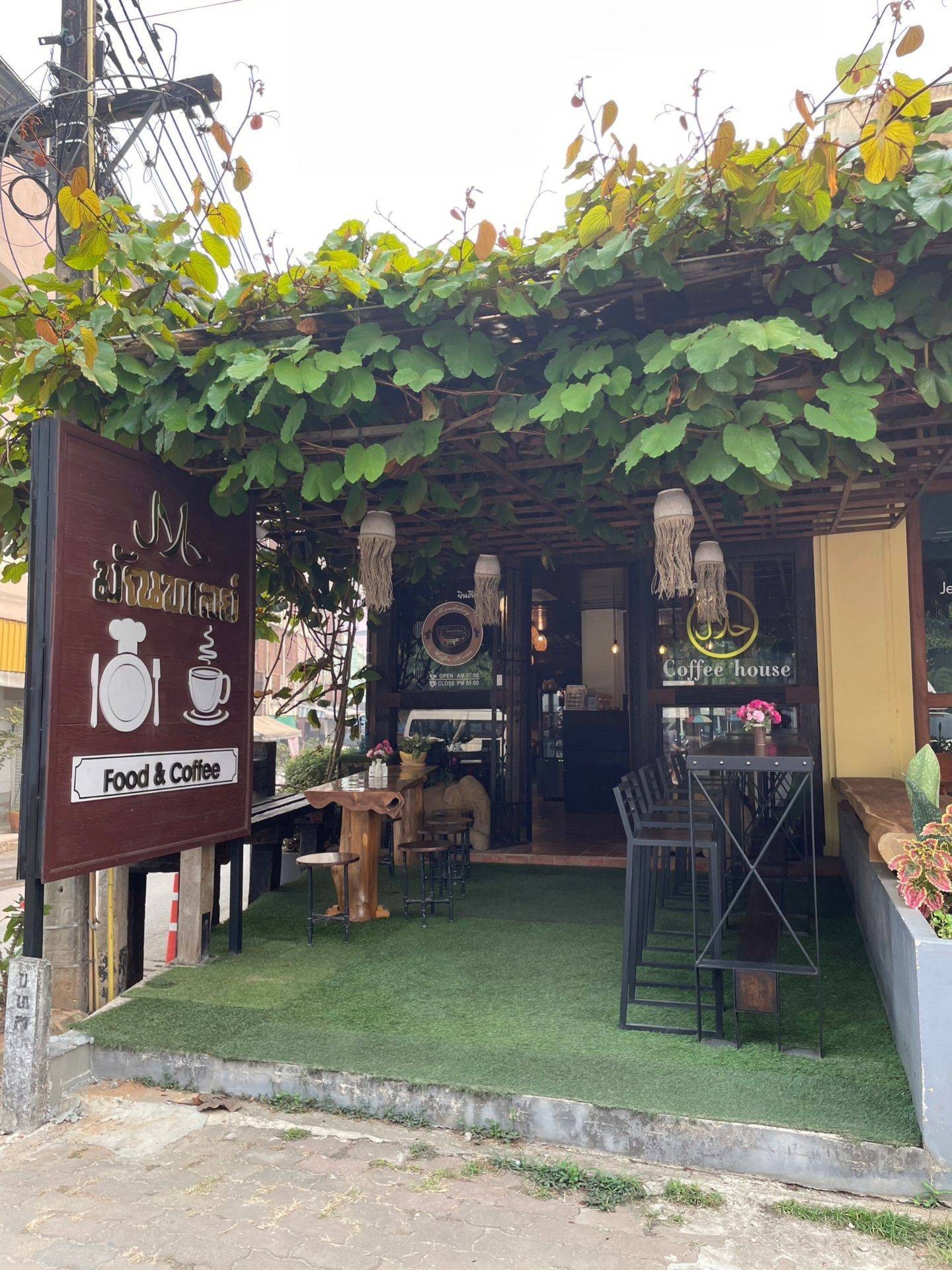 รีวิว Mandalay Cafe แม่สาย - ร้านสวยใสมาก