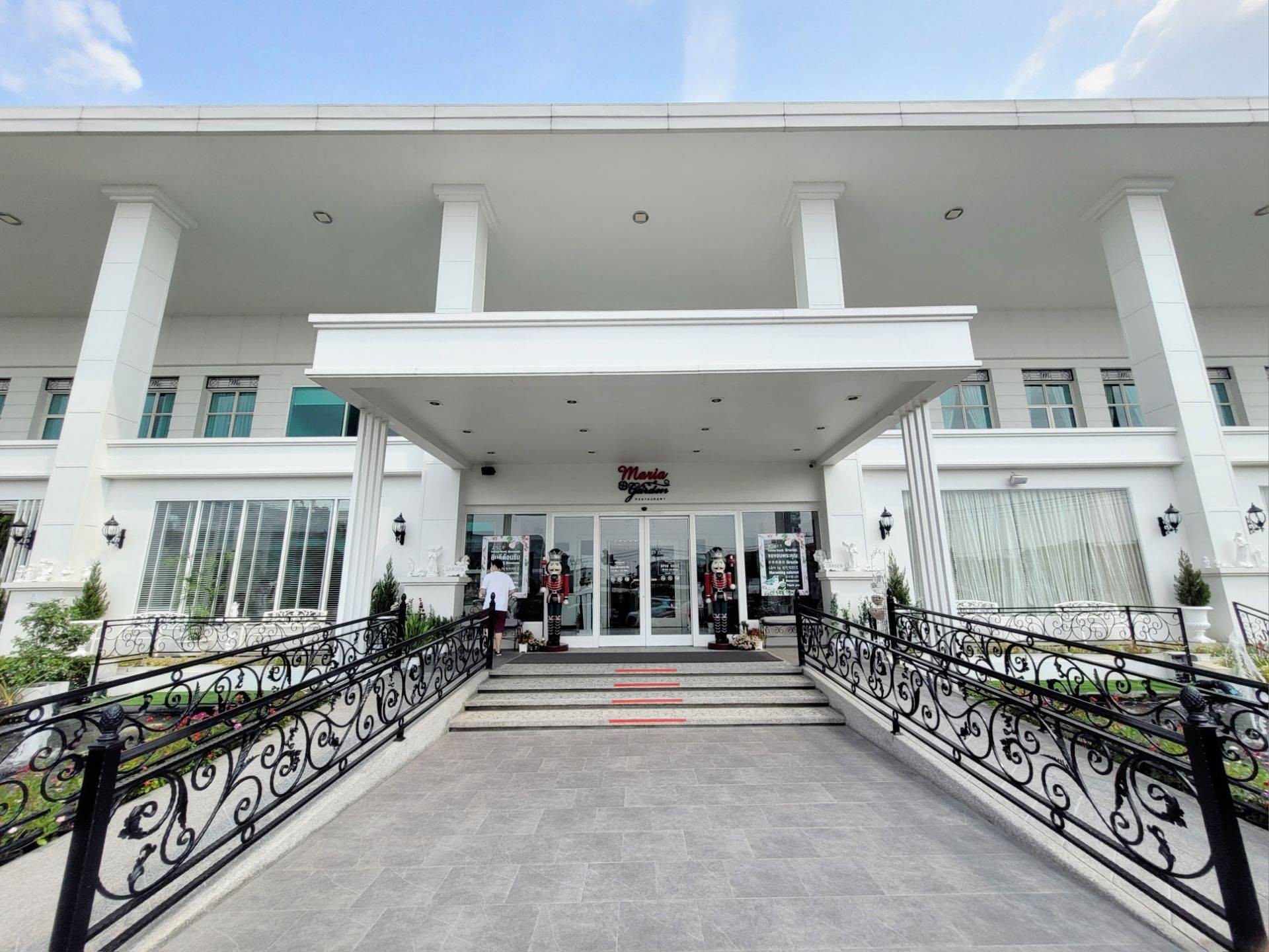 รีวิว Maria Garden Restaurant - ร้านสวยและใหญ๋โต เมนูเยอะ พิซซ่าอร่อย