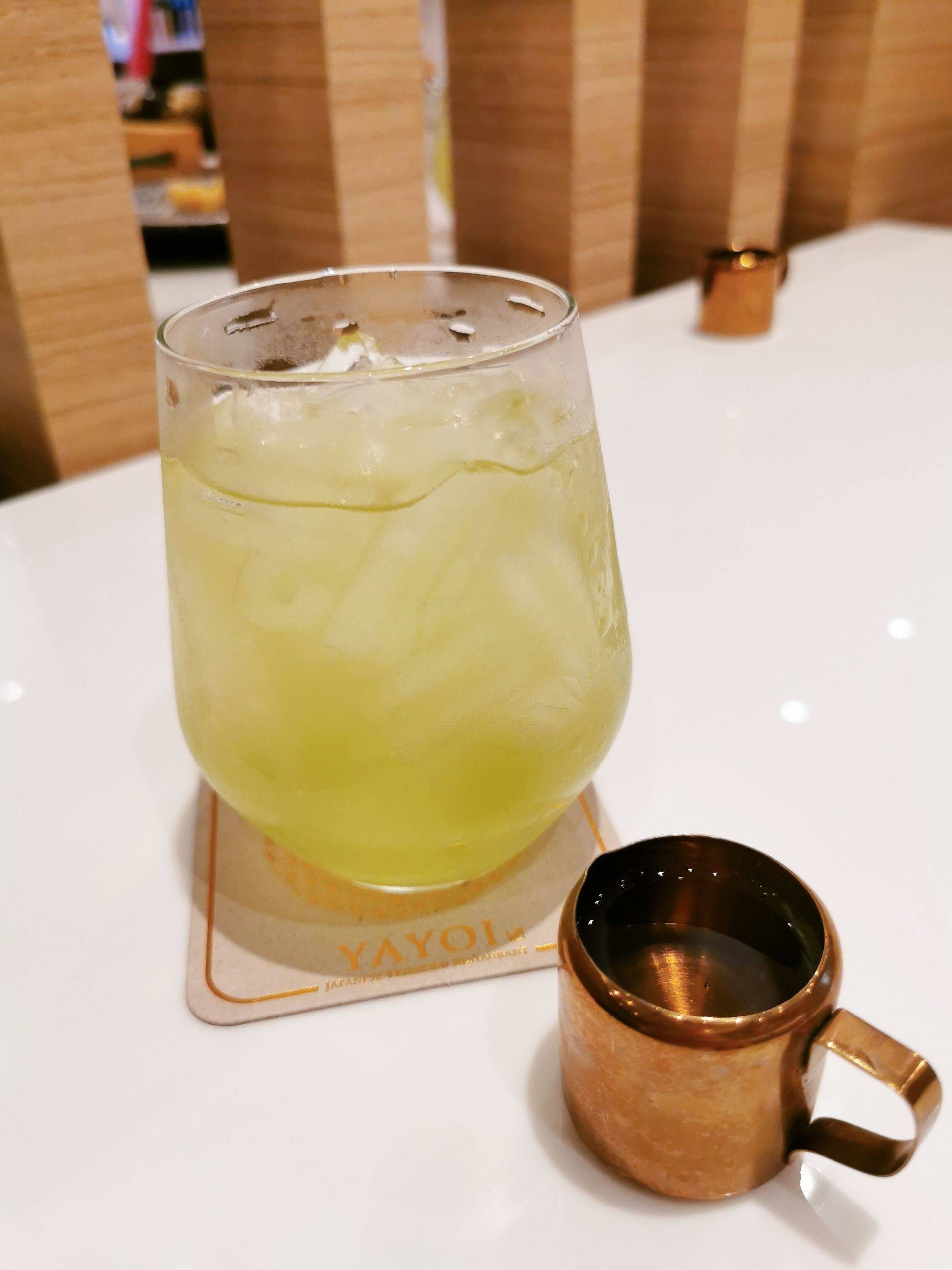ชาเขียวเย็น ร้าน Yayoi ICONSIAM