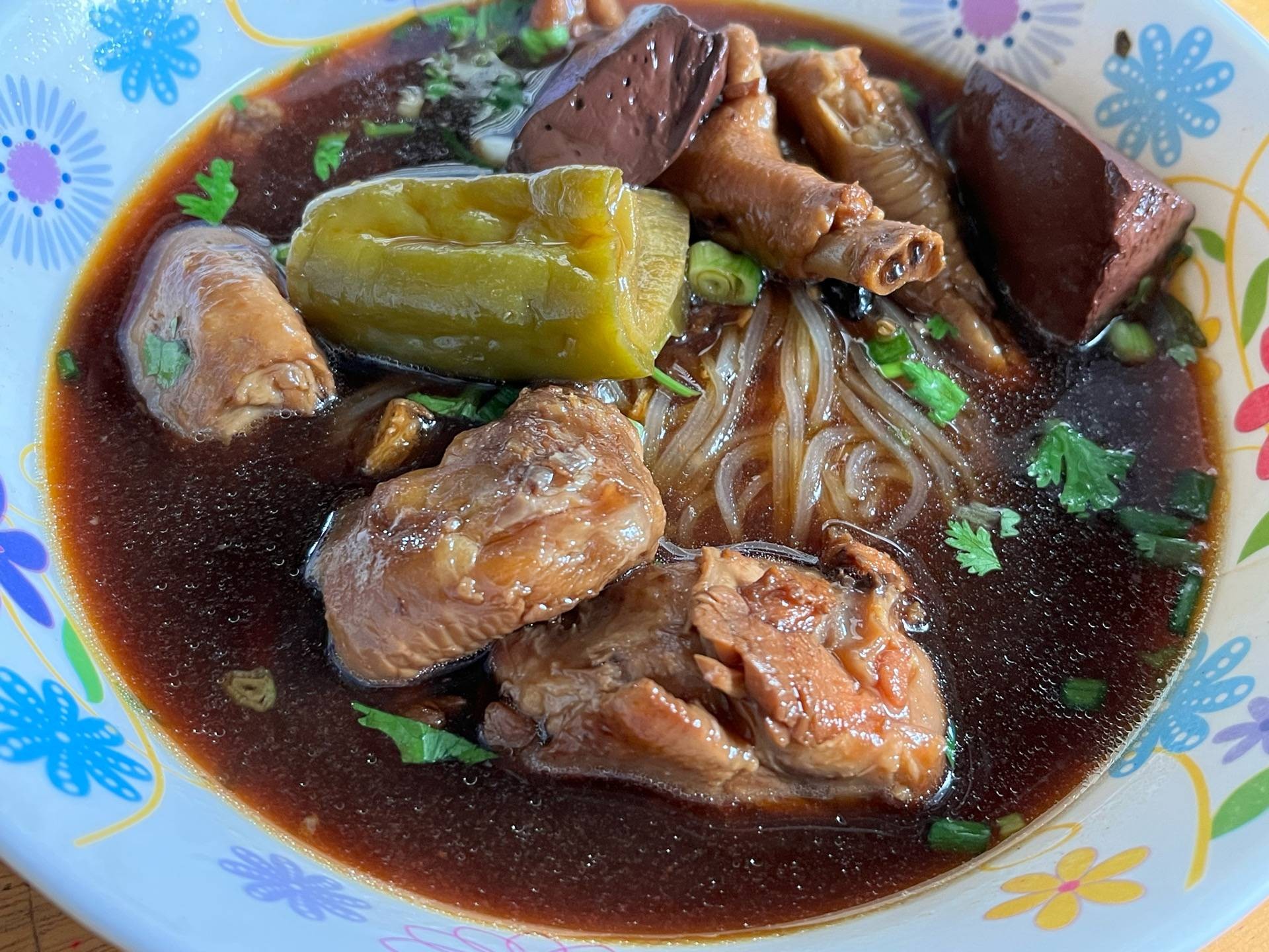 รีวิว ก๋วยเตี๋ยวไก่เจ๊แดง เซ็นทรัลลาดพร้าว - ก๋วยเตี๋ยวน้ำซุปรสเข้มข้น ...