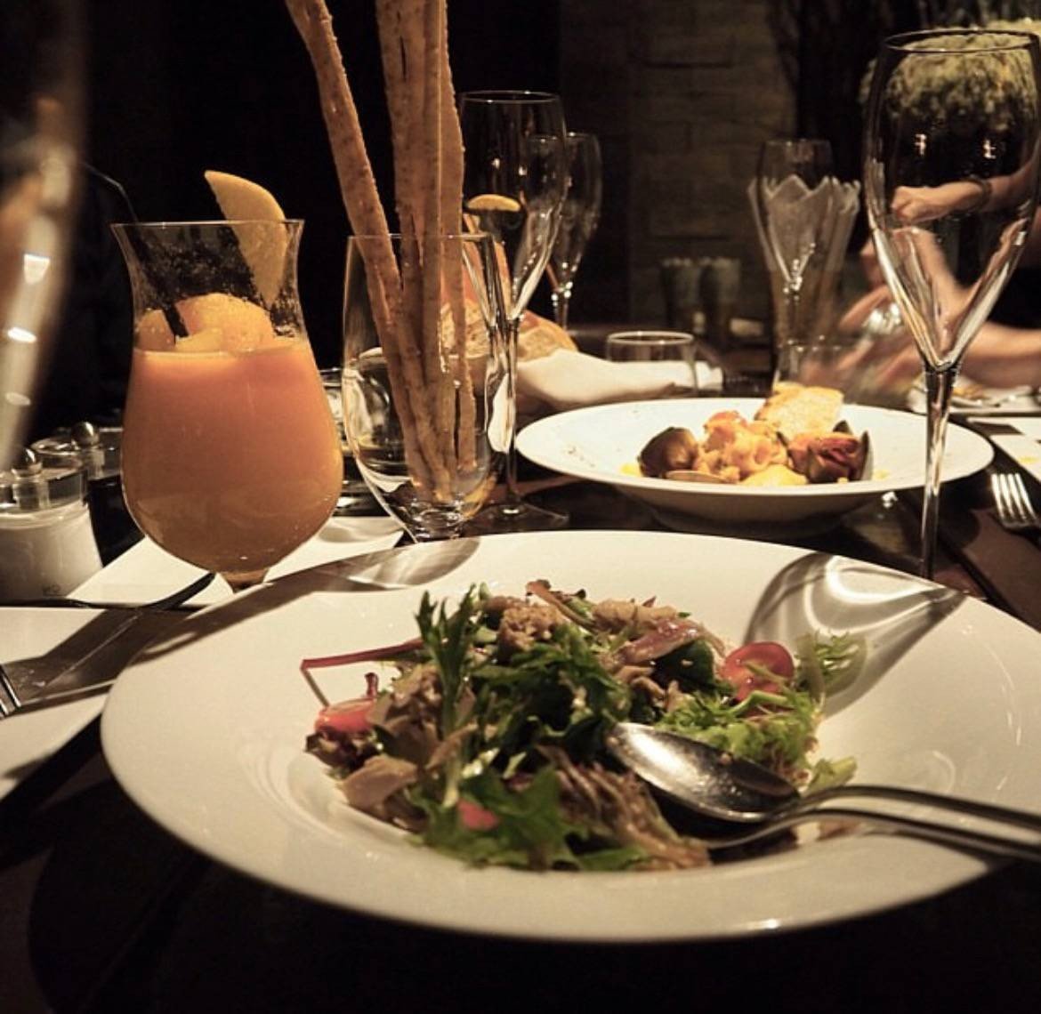 รีวิว Medici Kitchen & Bar โฮเทล มิวส์ กรุงเทพ - ที่แฮงก์เอาท์ คุย ...