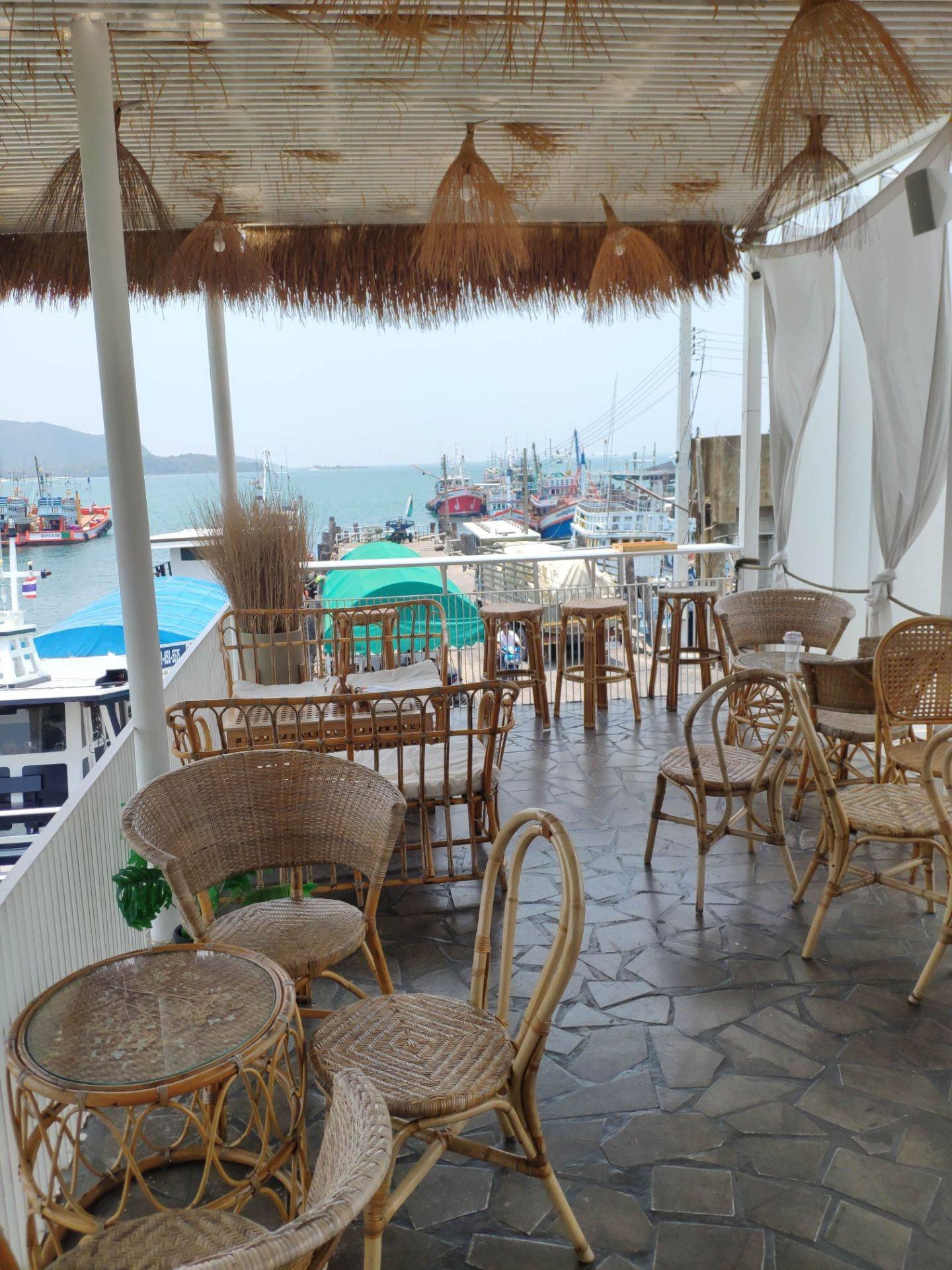 รูป The shark cafe