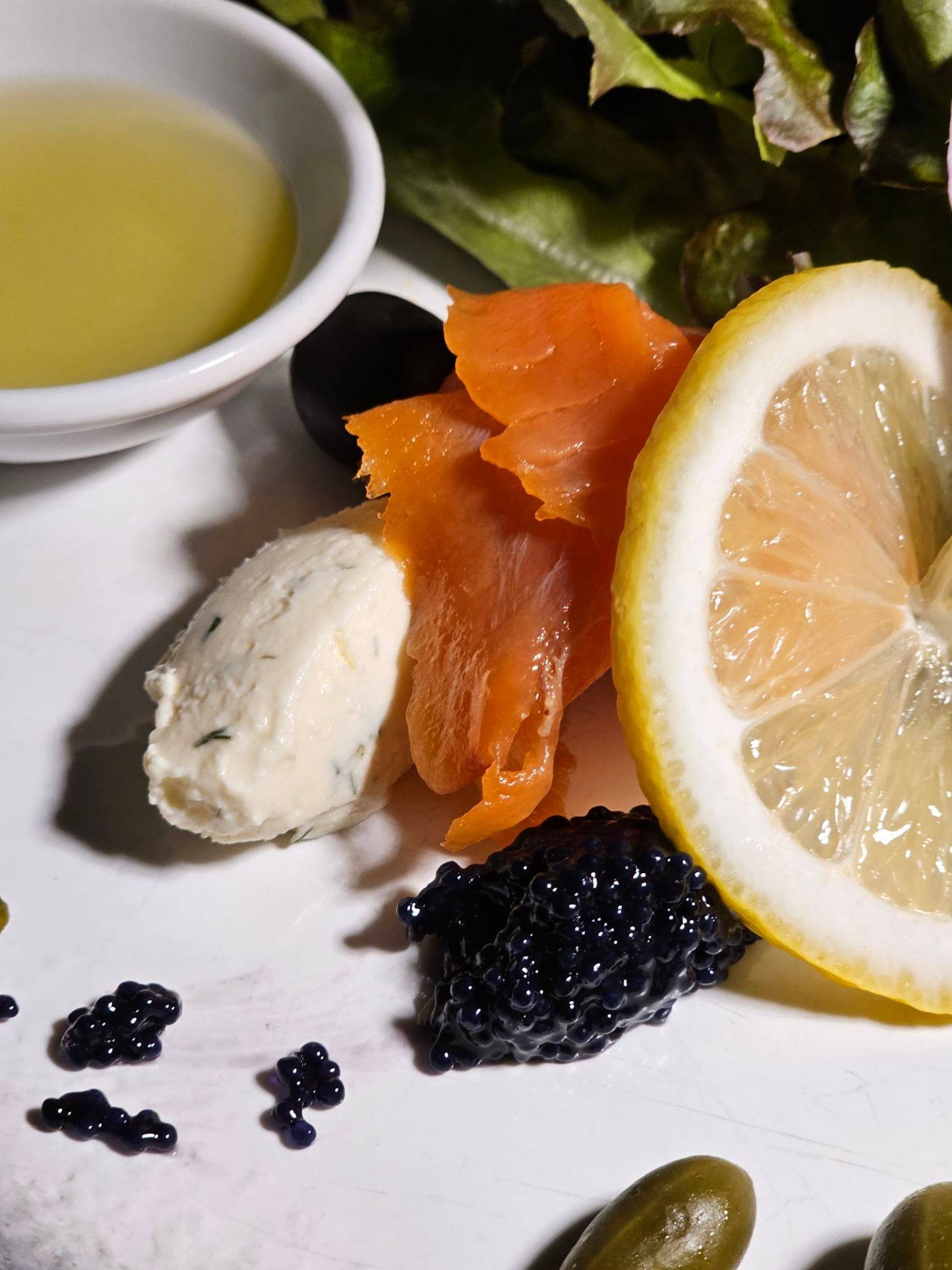 Atlantic Smoked Salmon ร้าน Silver Moon Rooftop Bar Novotel Sriracha ...