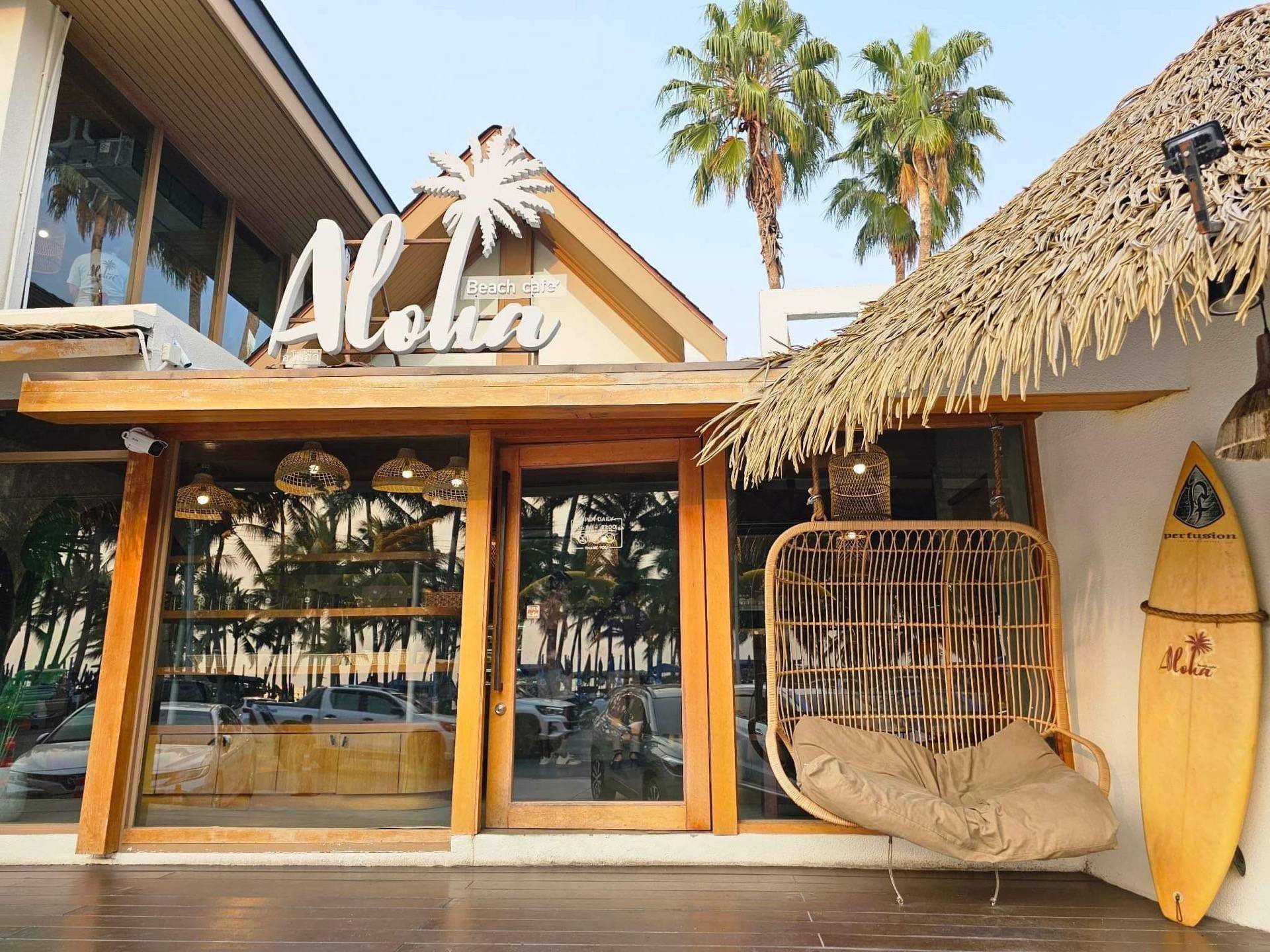 รีวิว Aloha Beach Cafe' - ร้านสวยยอดนิยมของ บางแสน