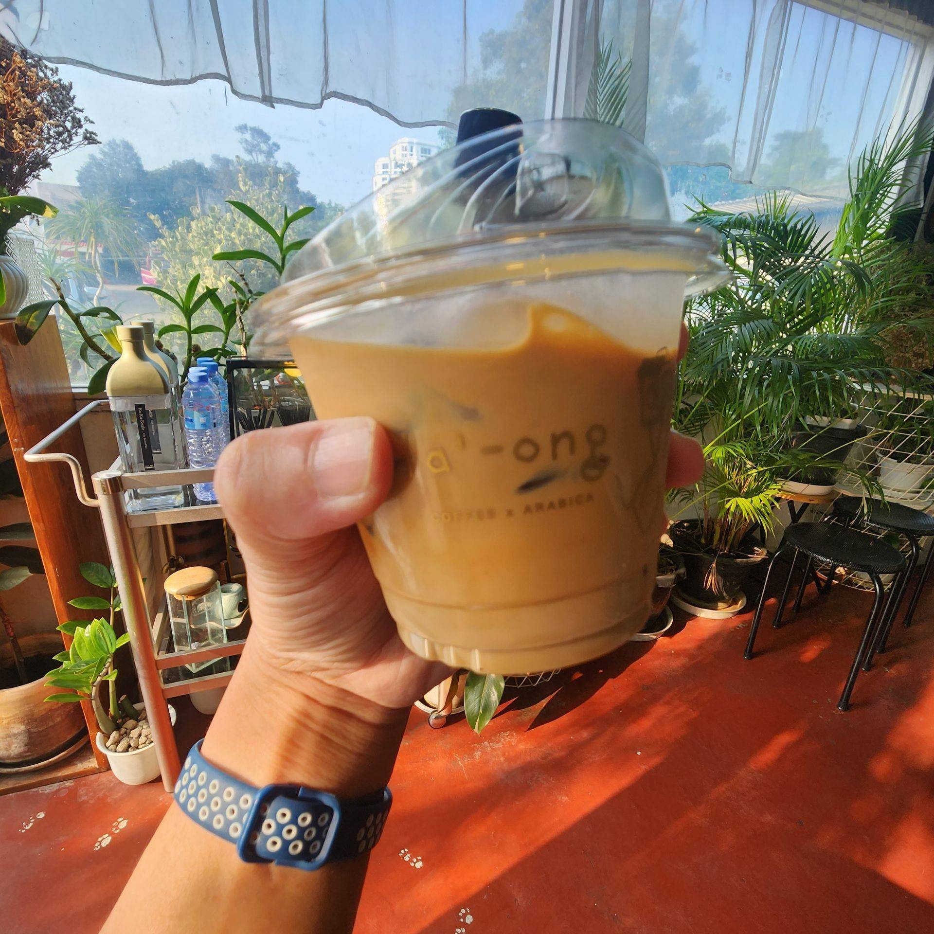 รีวิว la-ong Coffee X Arabica - กาแฟเข้มข้นในแก้วเล็ก ๆ
