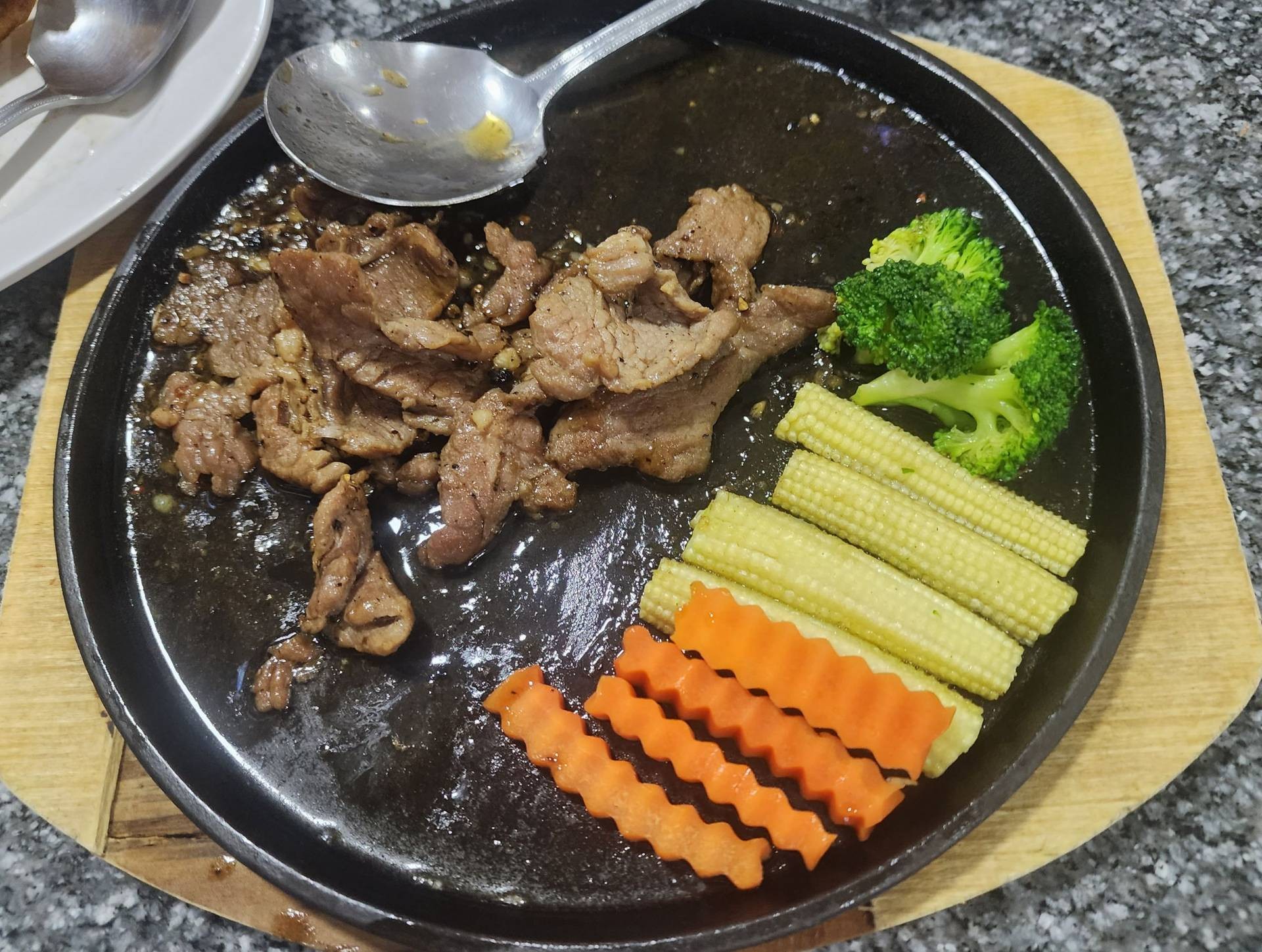 หมูกะทะร้อน ร้าน ครัวอัปสร Premium พ.ศ.2520 สาขา ตลาด อ.ต.ก. ตลาด อ.ต.ก.