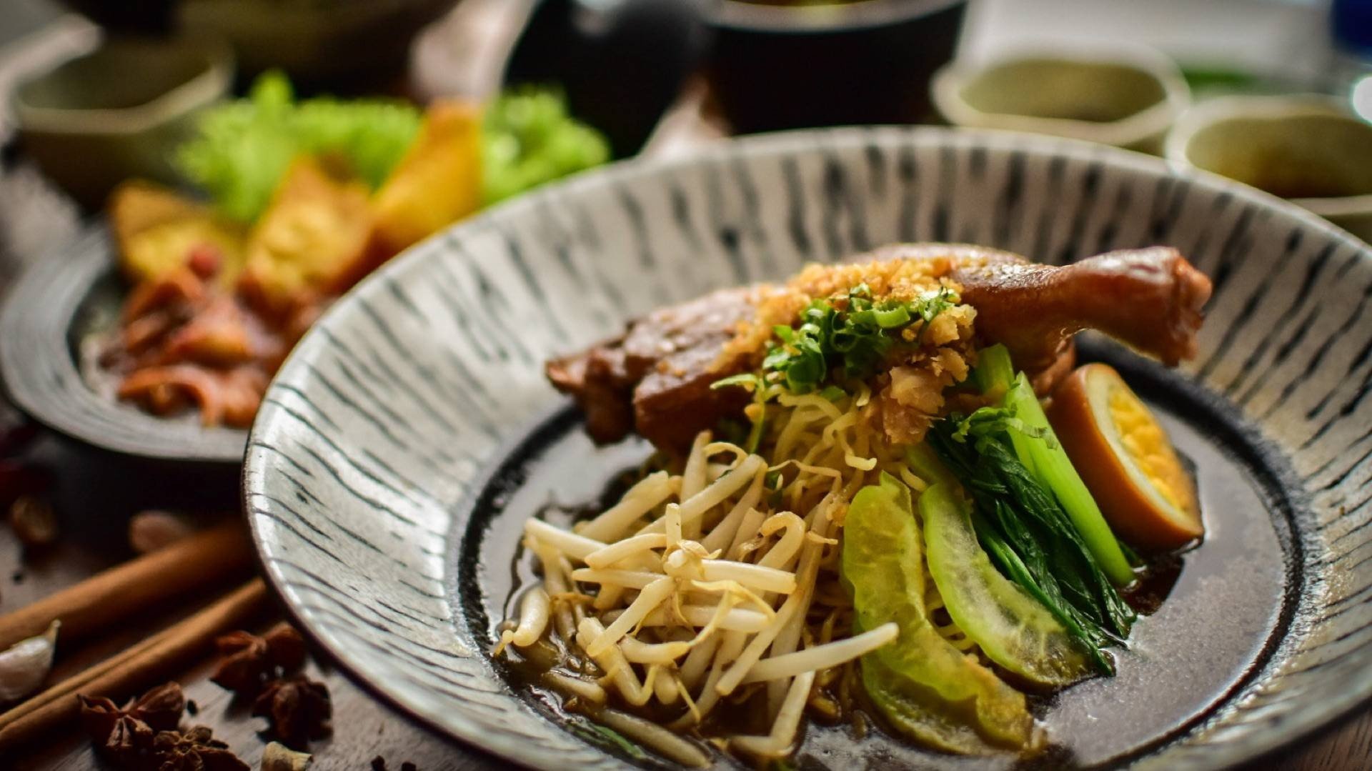 ก๋วยเตี๋ยวเป็ด เด็ดมากก!! Yummy!! Duck Noodle by Clover Sky Bar - สั่ง ...