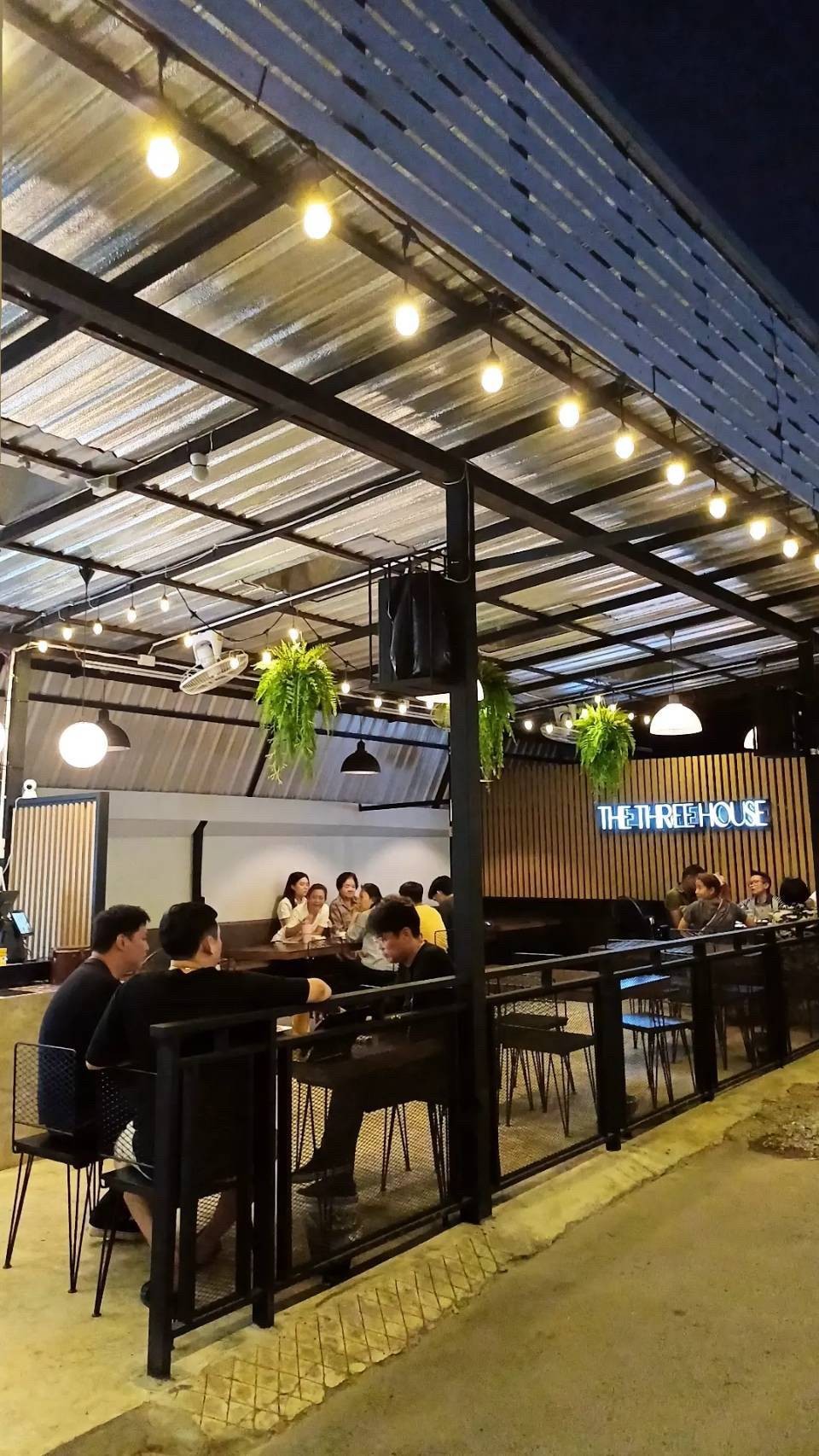 รีวิว The Three House