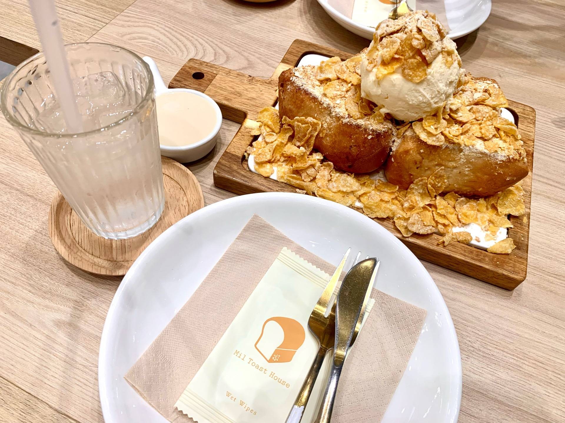 รีวิว Mil Toast House Iconsiam - 🦦ขนมปังโฮมเมดหอมกรุ่นส่งตรงจากอิกซอนดง ...