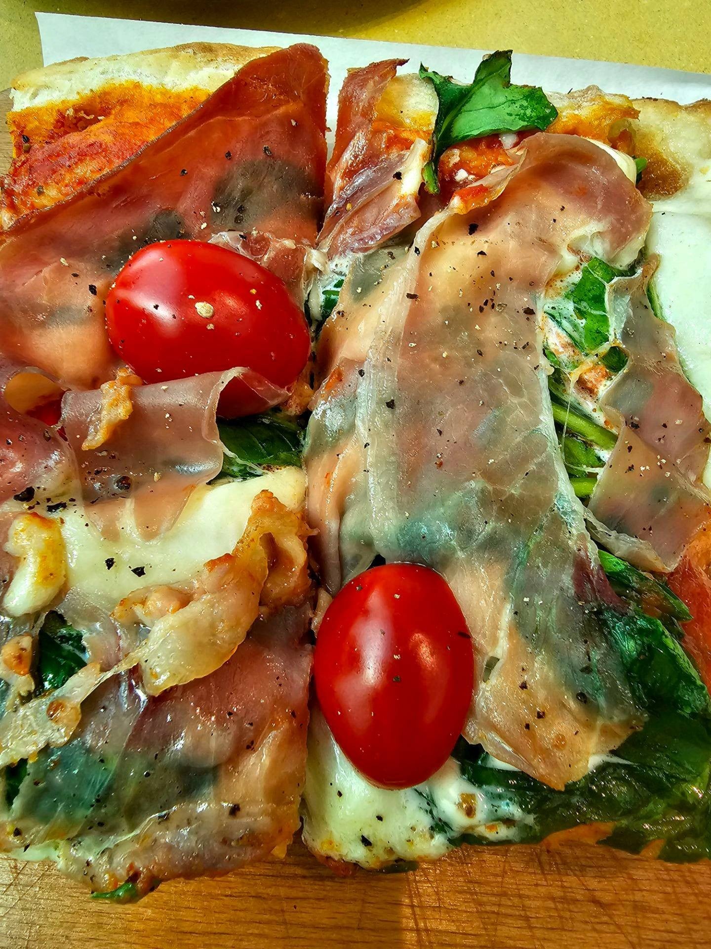 รีวิว Pala Pizza Romana MRT สุขุมวิท - พูดได้คำเดียวว่าอร่อยมาก