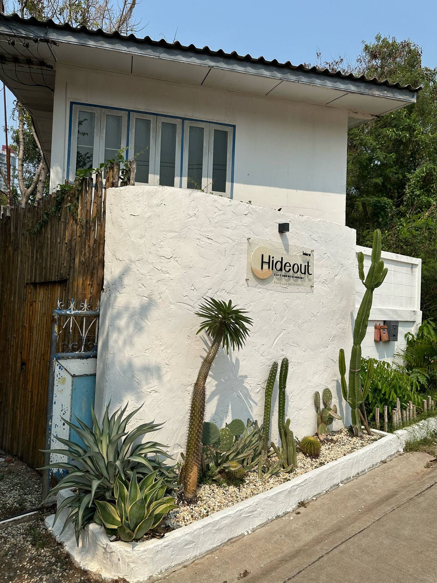 รีวิว Hideout Beach Cafe & Bistro - ร้านอาหารและคทเฟ่ติดทะเล วิวดีย่าน ...