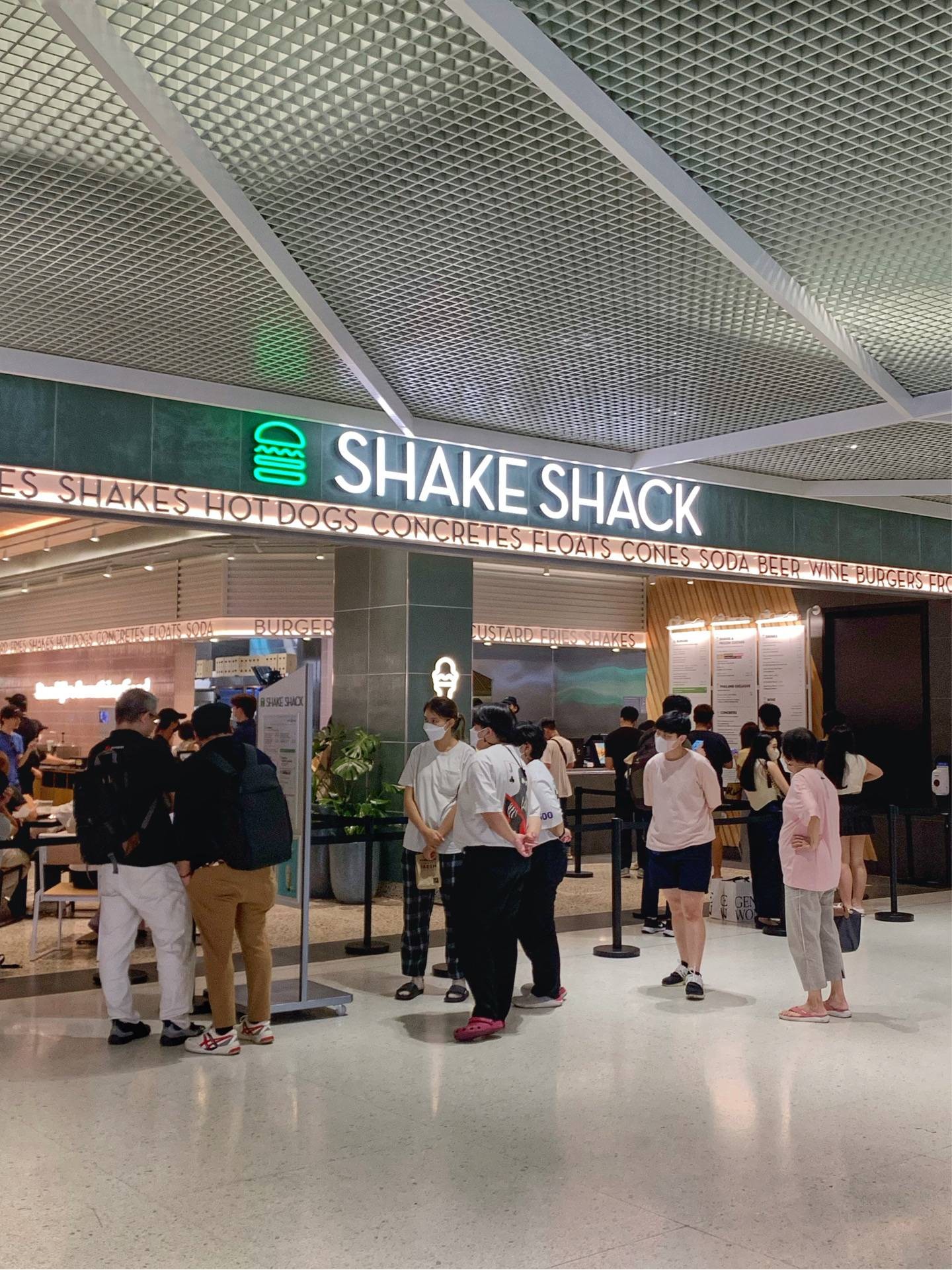 รีวิว Shake Shack CentralWorld - ร้านเบอร์เกอร์เจ้าดัง