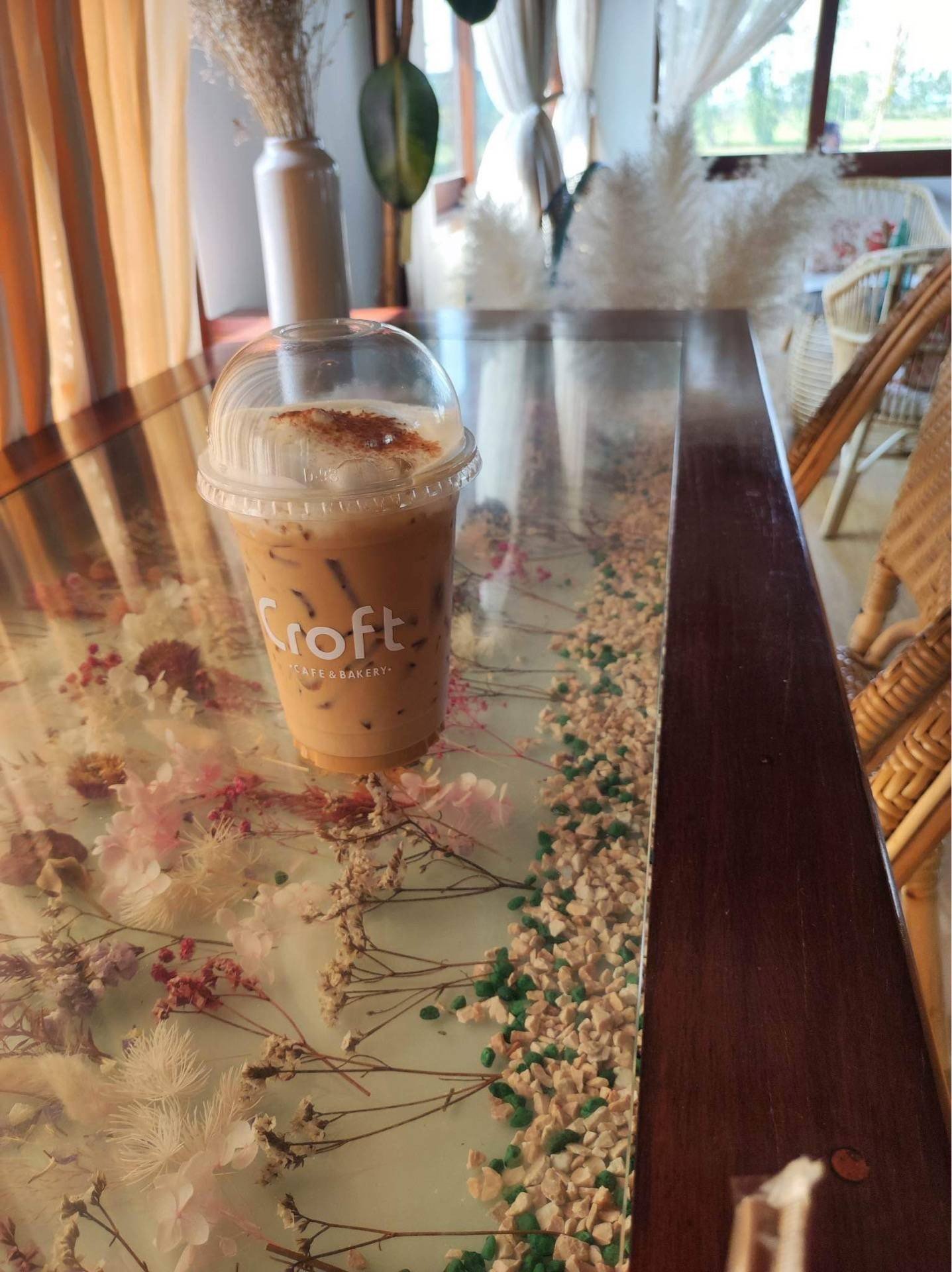รีวิว Croft Cafe - คาเฟ่บรรยากาศดี ขนมเยอะ