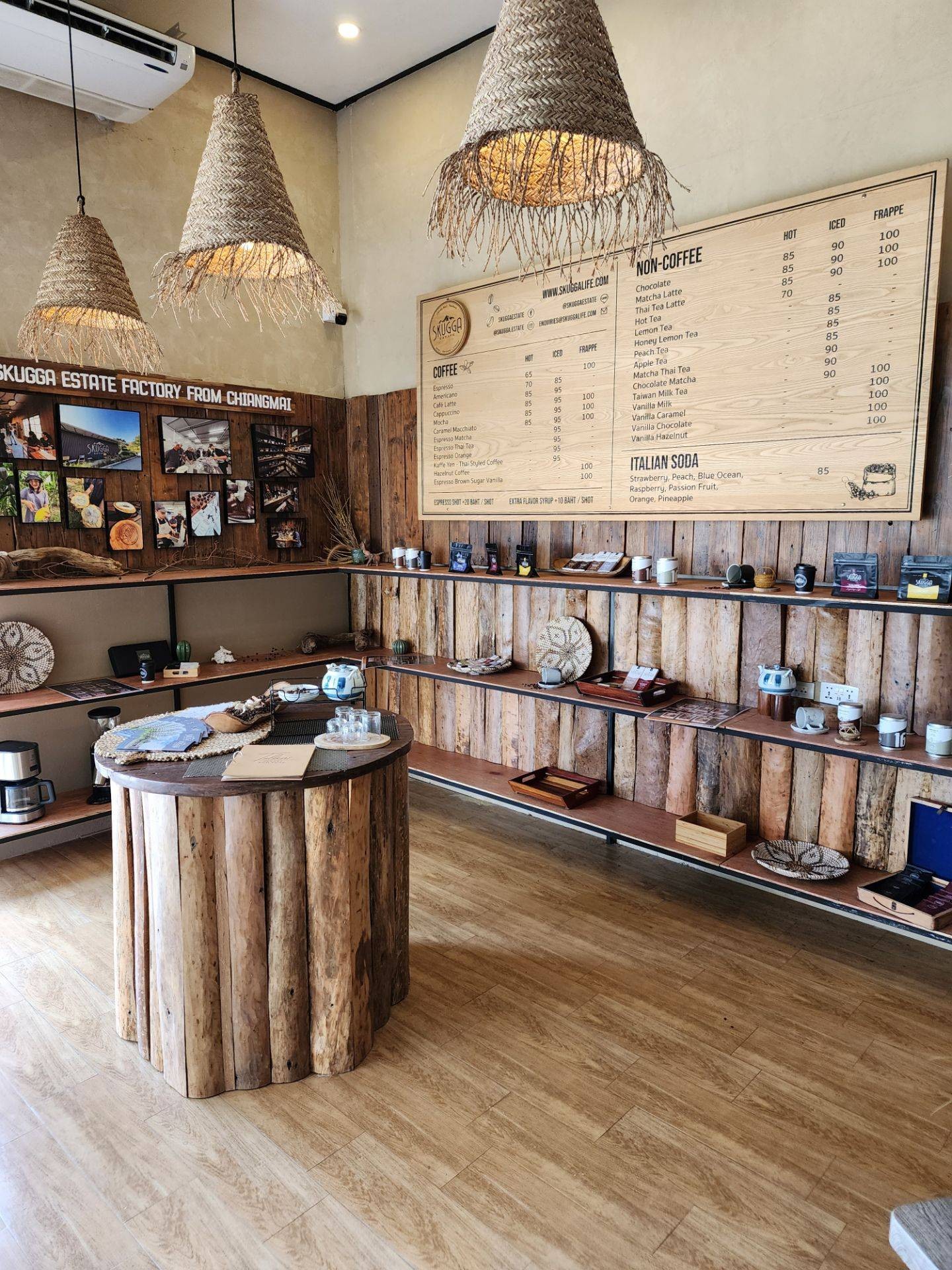 รีวิว Skugga Estate - Bar & Cafe สไตล์ชนเผ่าที่เกาะกูด