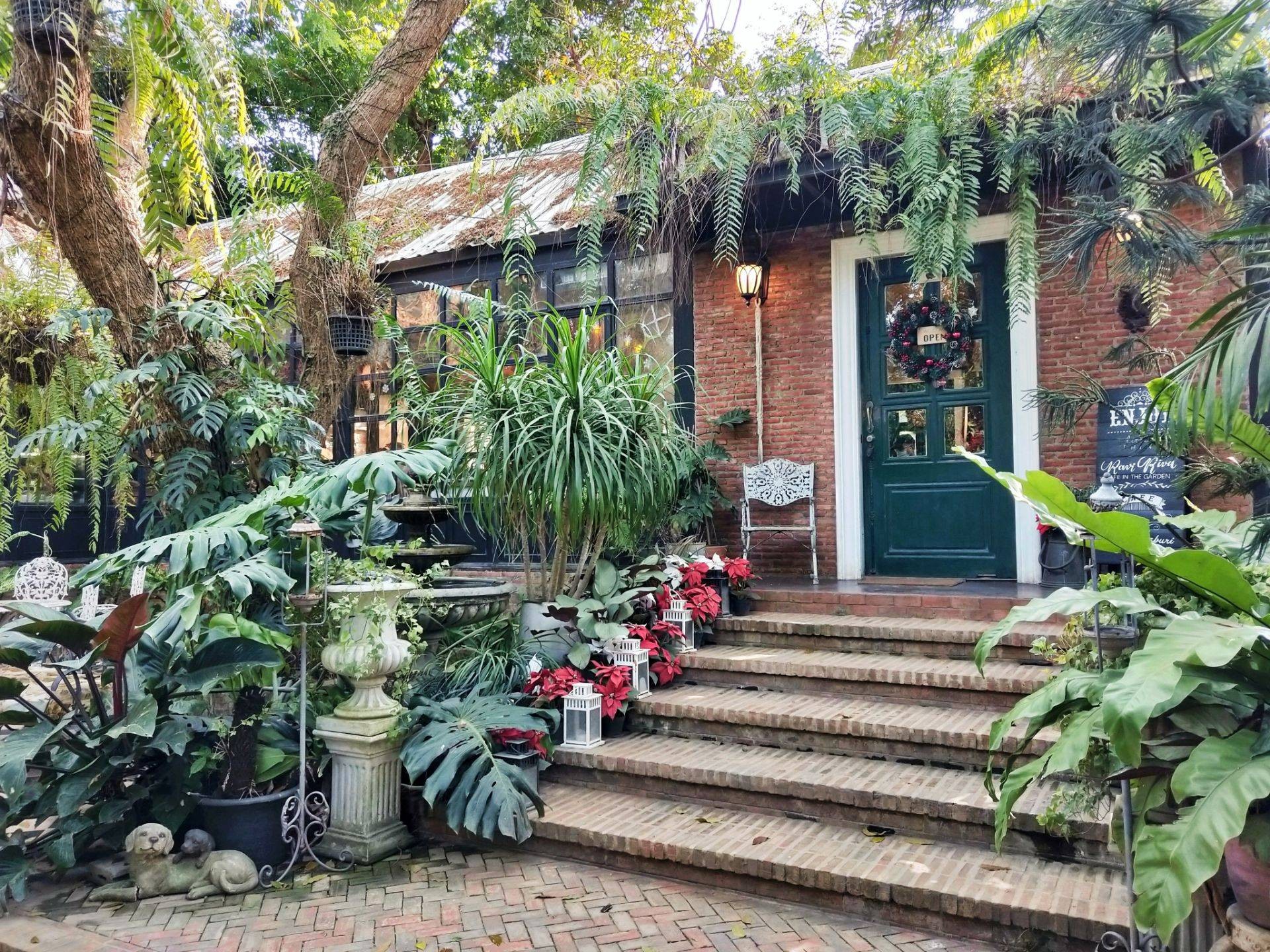 รีวิว RAVI RIVA CAFE - คาเฟ่ในสไตล์วินเทจ มุมถ่ายรูปอย่างปัง อาหารดี ...