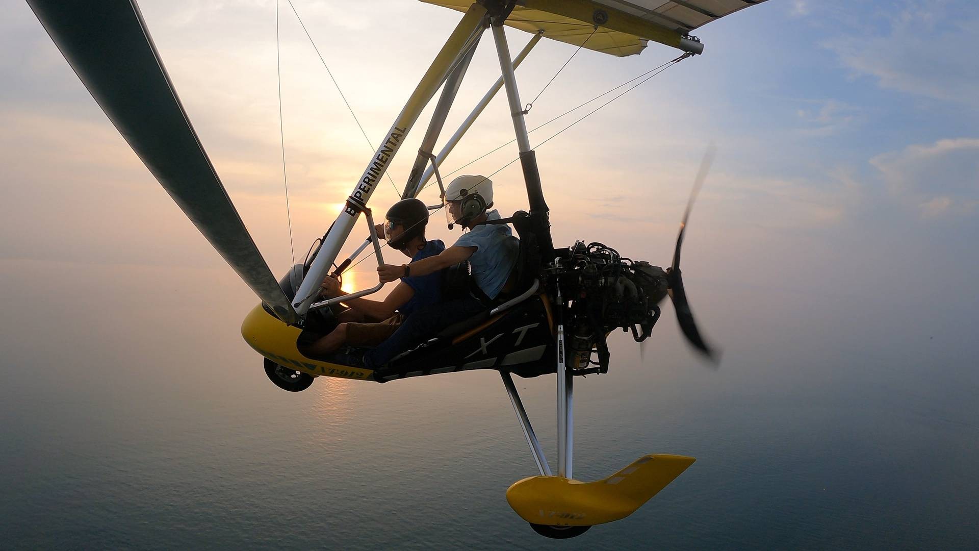 รูป BFA flying club โรงเรียน, การบิน